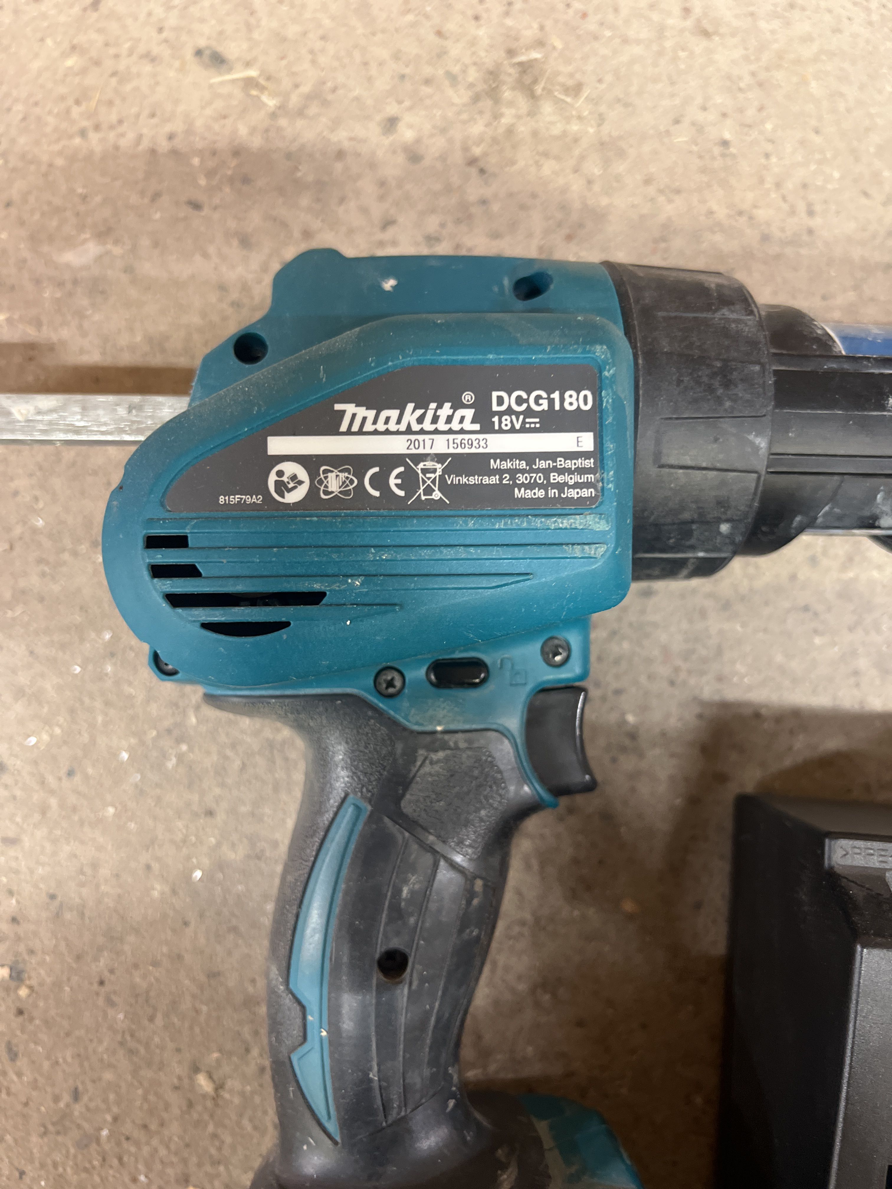 Samling med elhandverktyg, batterier och laddare - Makita - Auktioner ...