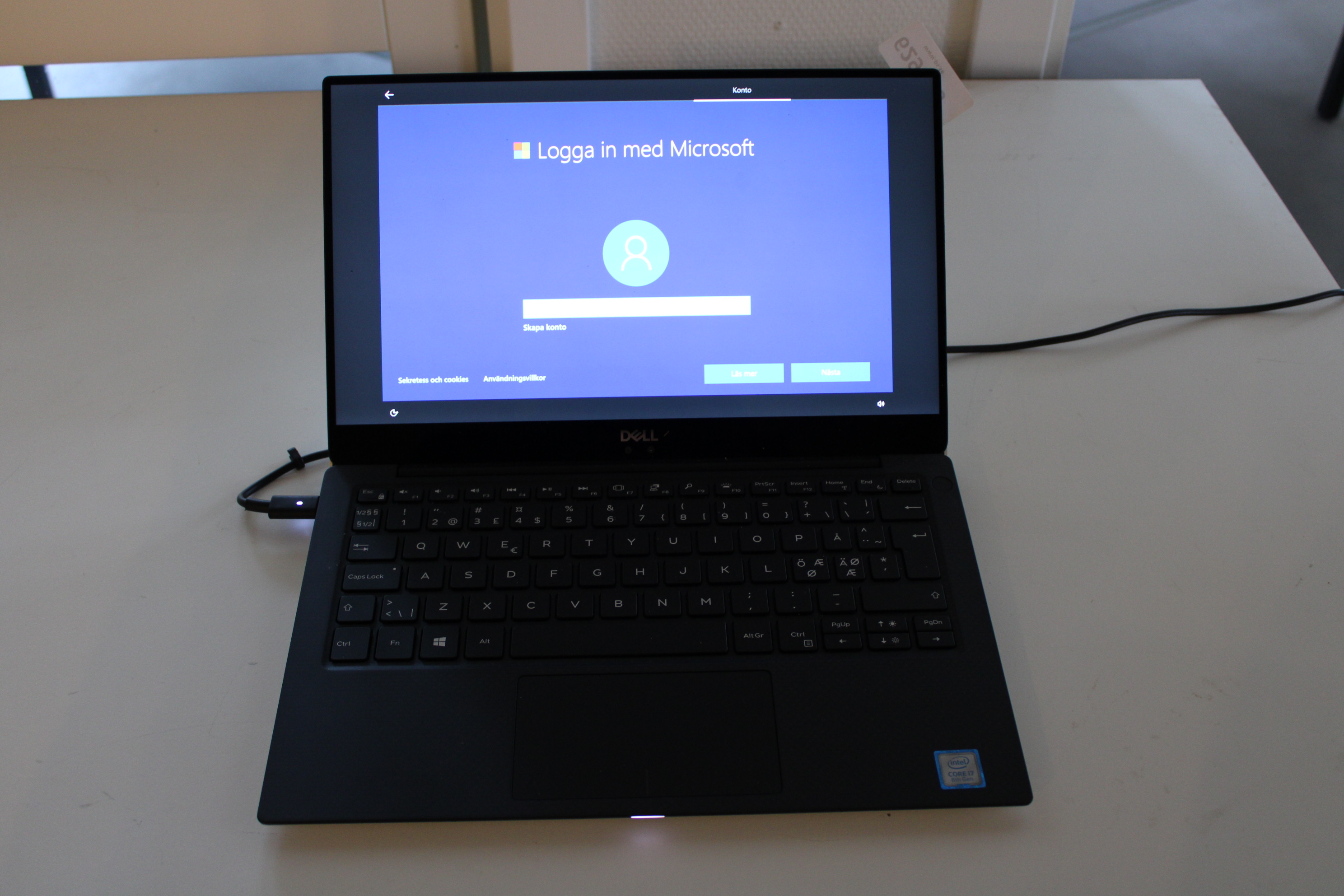 Dell Laptop XPS P82G -18 - PS Auction - We value the future - Largest ...