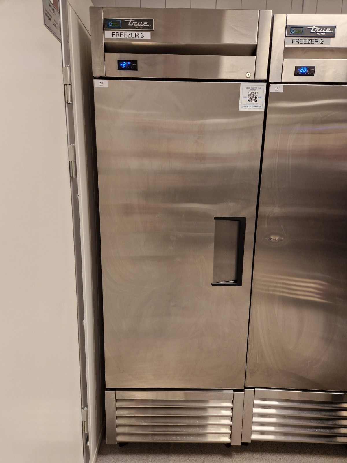 Stainless steel refrigerator True T-23-HC - PS Auction - We value the ...
