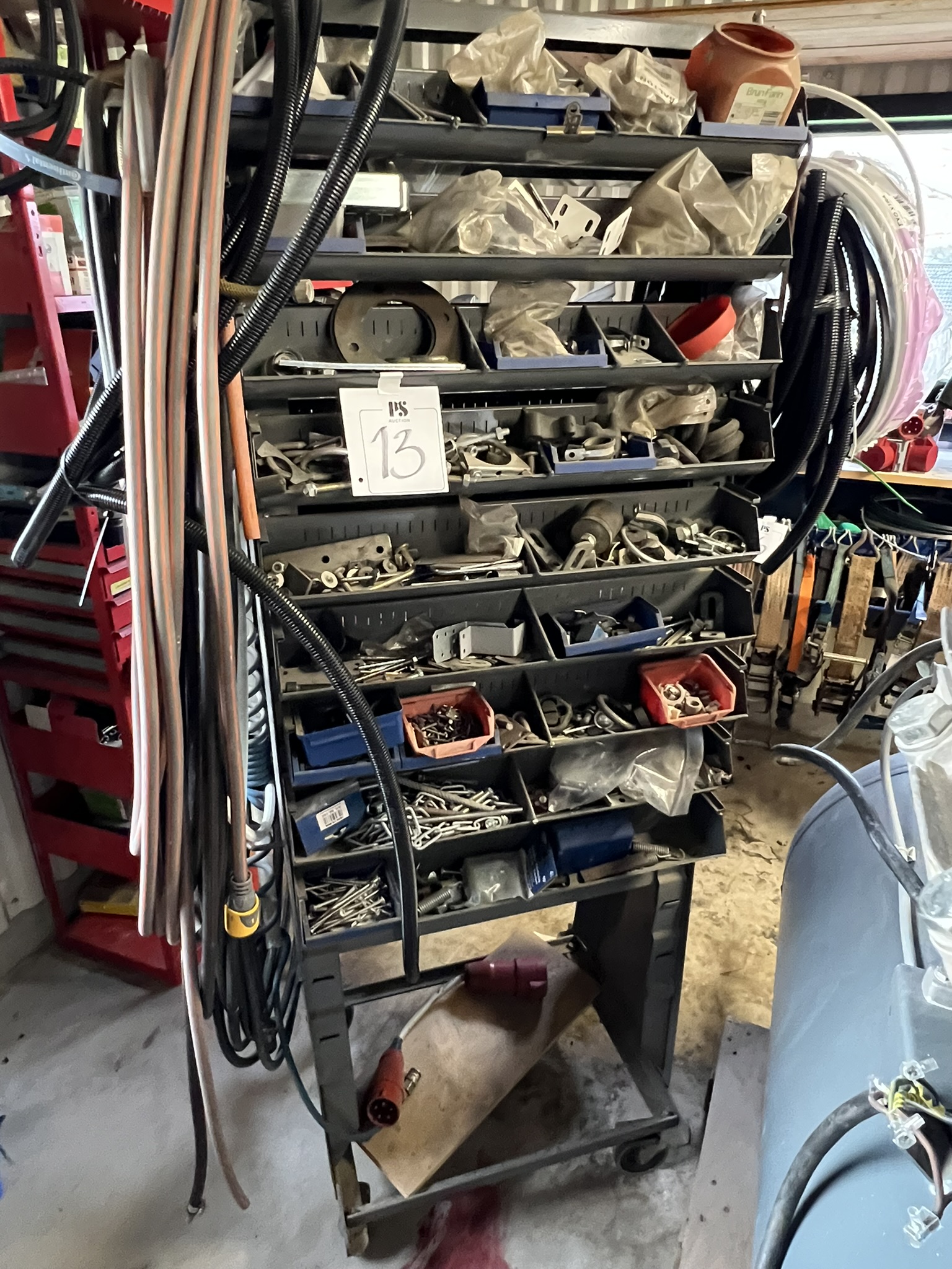 Assortment shelf on wheels with contents - PS Auction - We value the ...