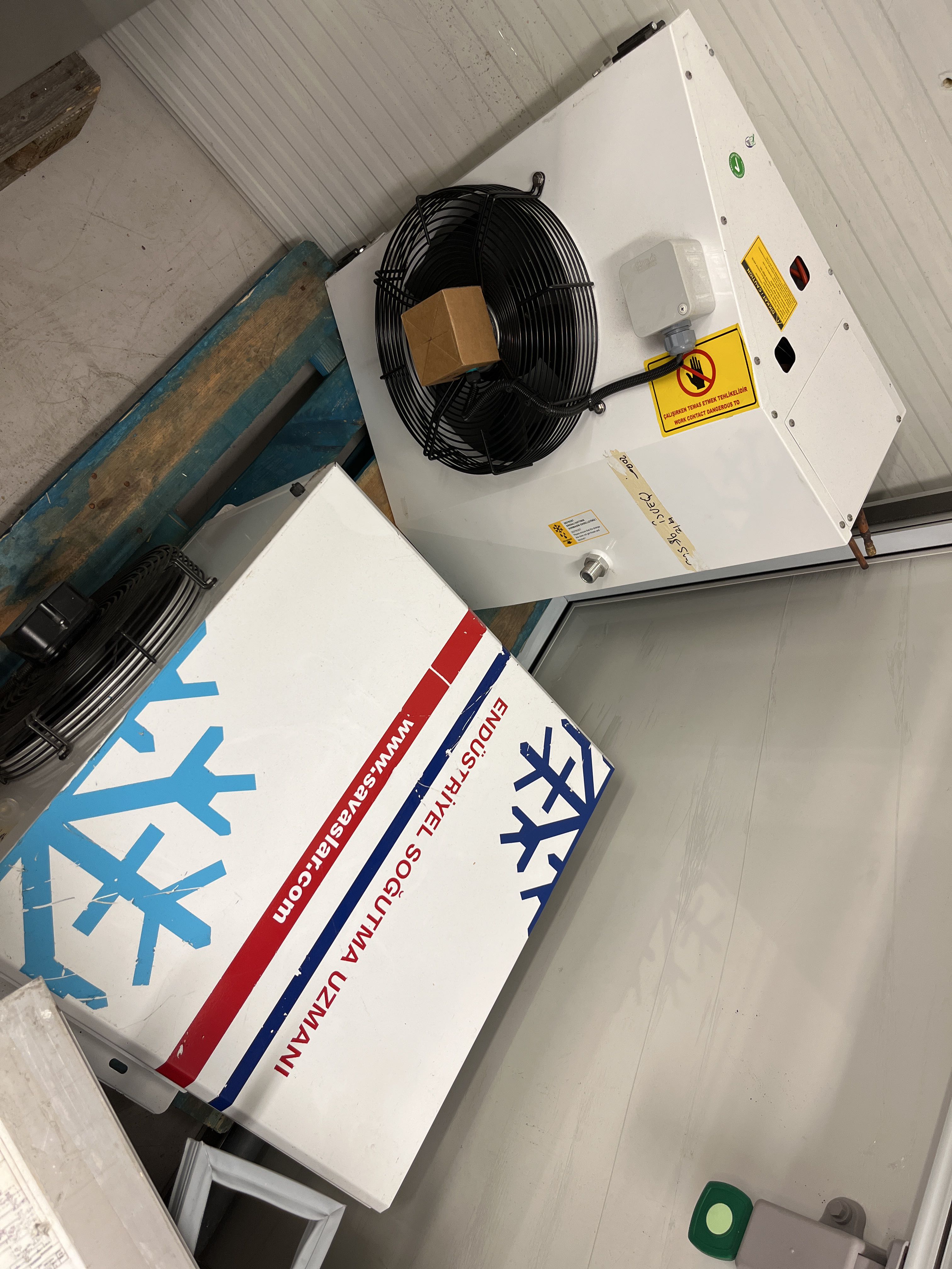 Parts for cold rooms (units, doors, etc.). - PS Auction - We value the ...