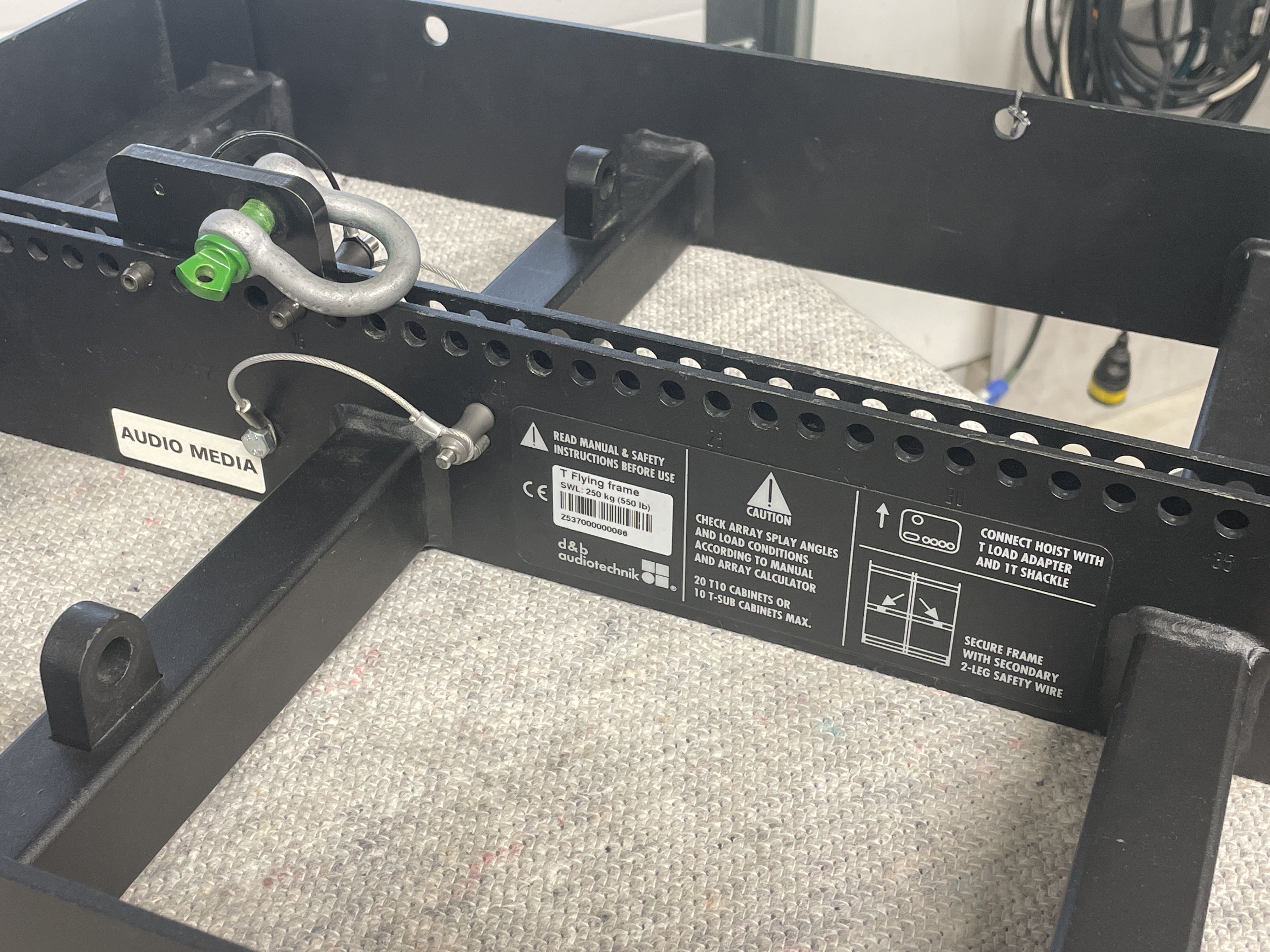 2 T Flying frames - PS Auction - We value the future - Largest in net ...