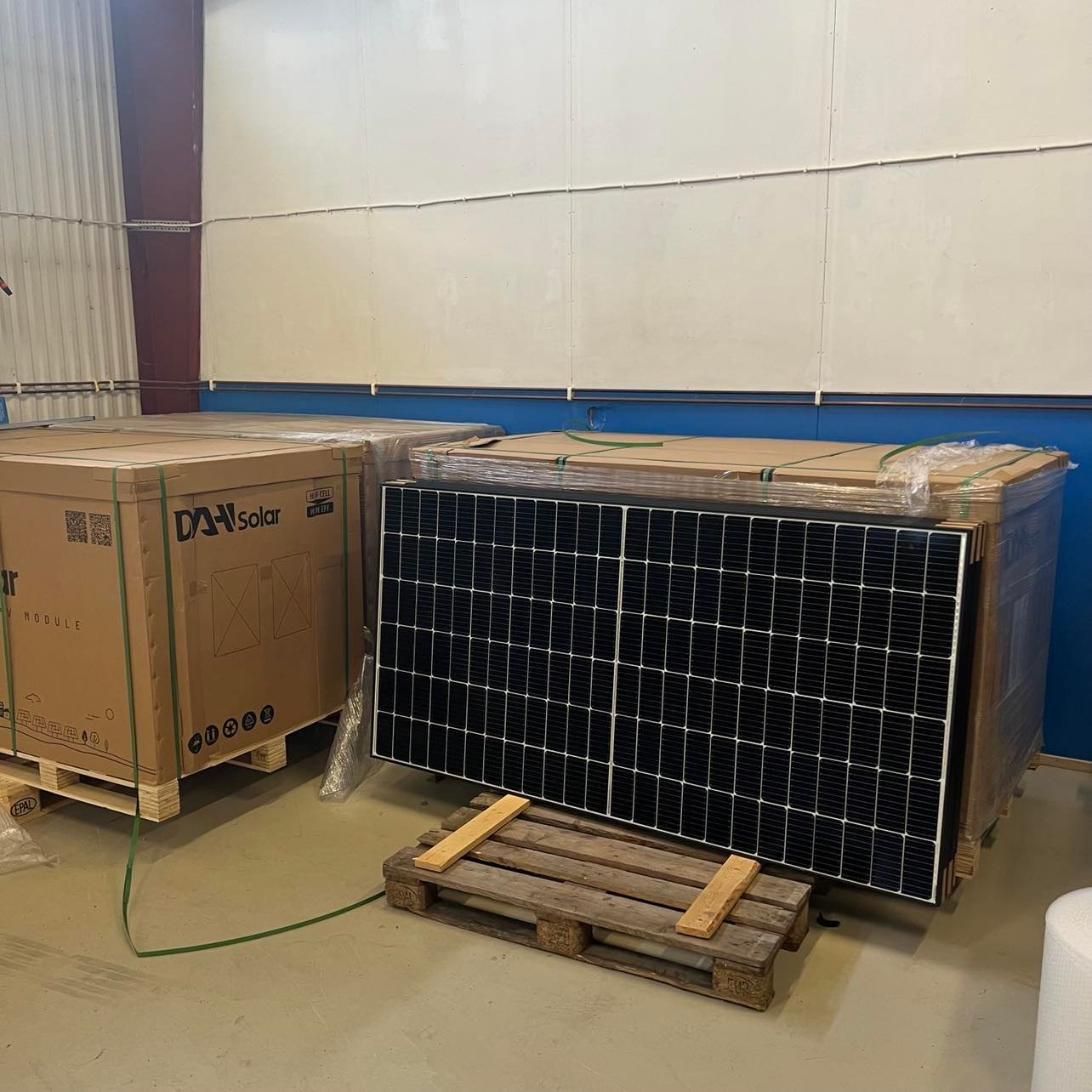 72 st Solpaneler Dah Mono 455W (Svart ram) - Totalt 32,7kW - Auktioner ...