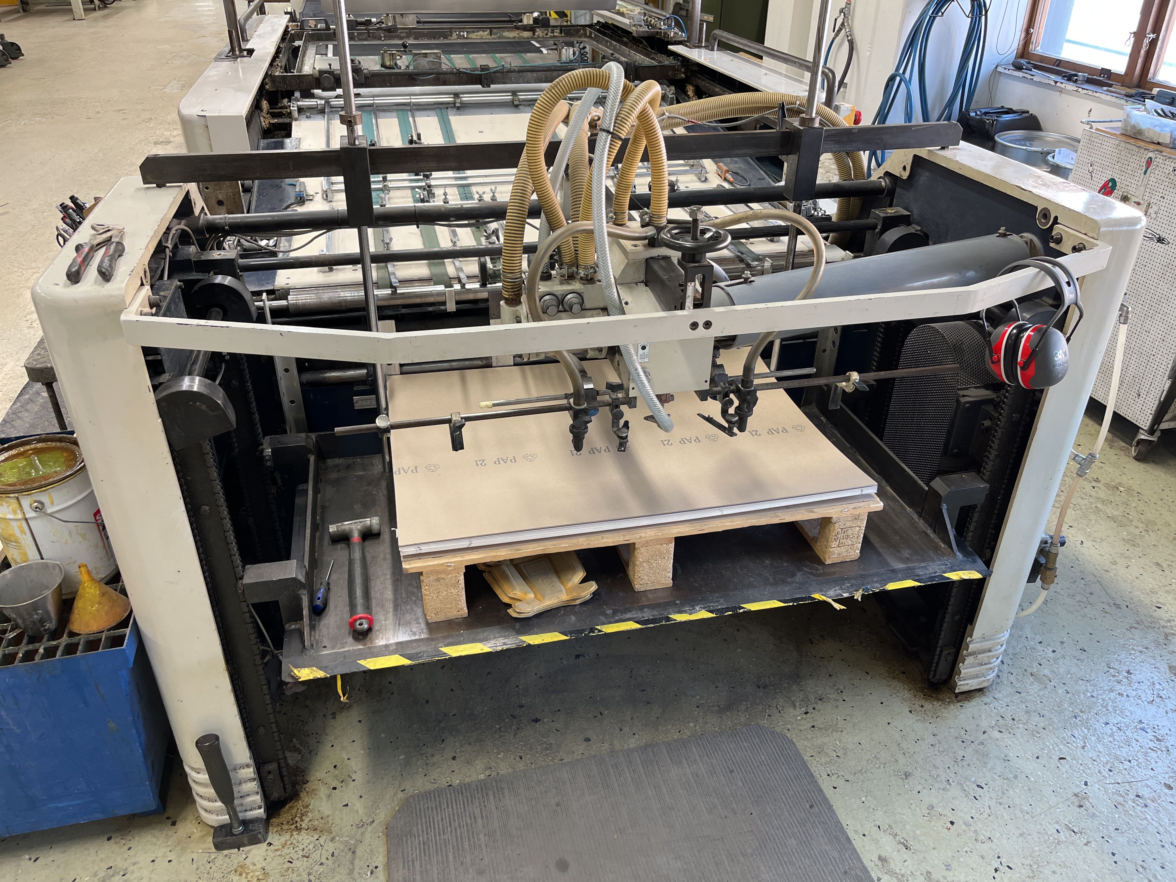 Screen printing line Sakurai, STRO-102A x Trumax - PS Auction - We ...