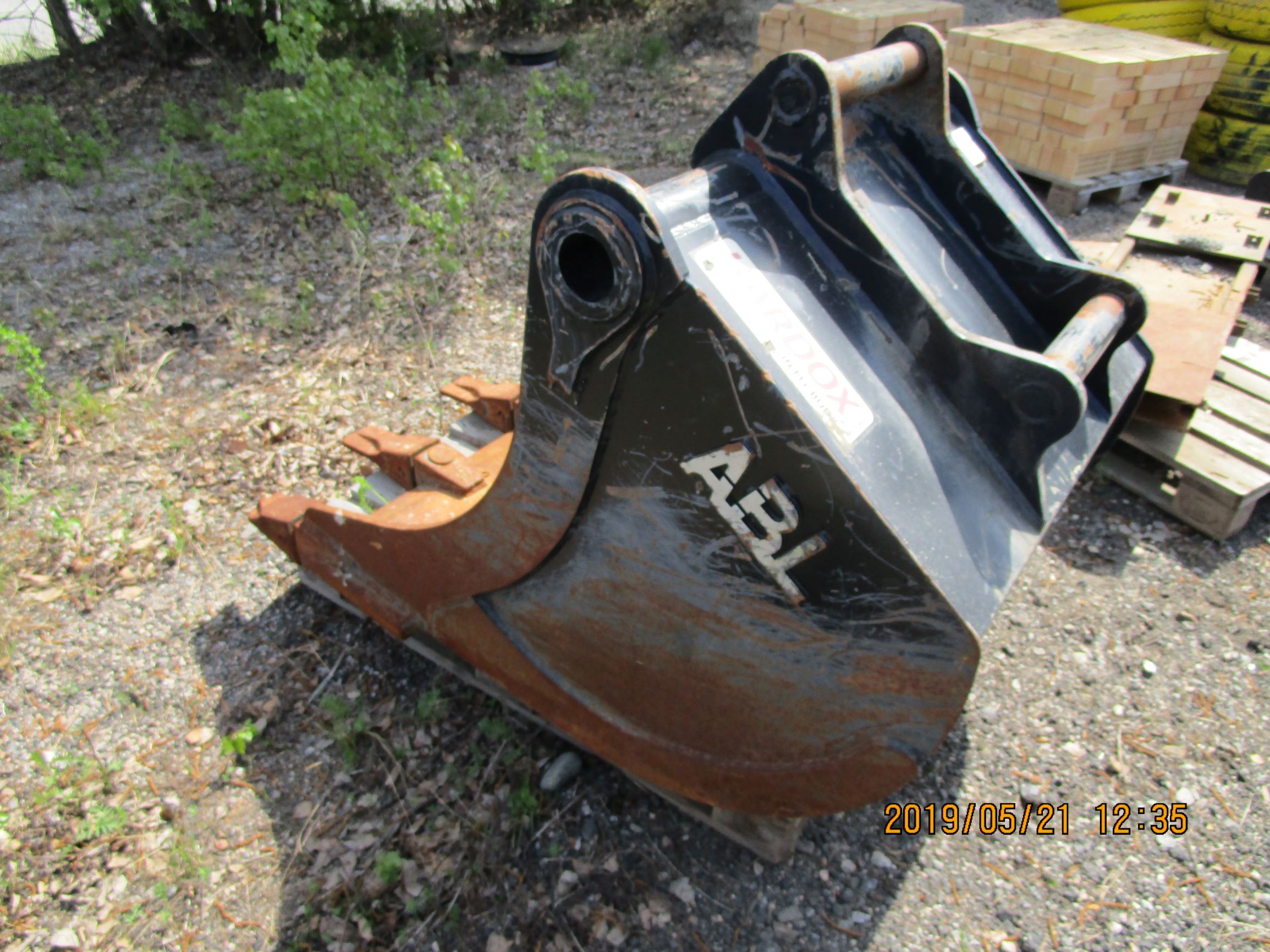 ABL bucket with S60 bracket - PS Auction - We value the future ...