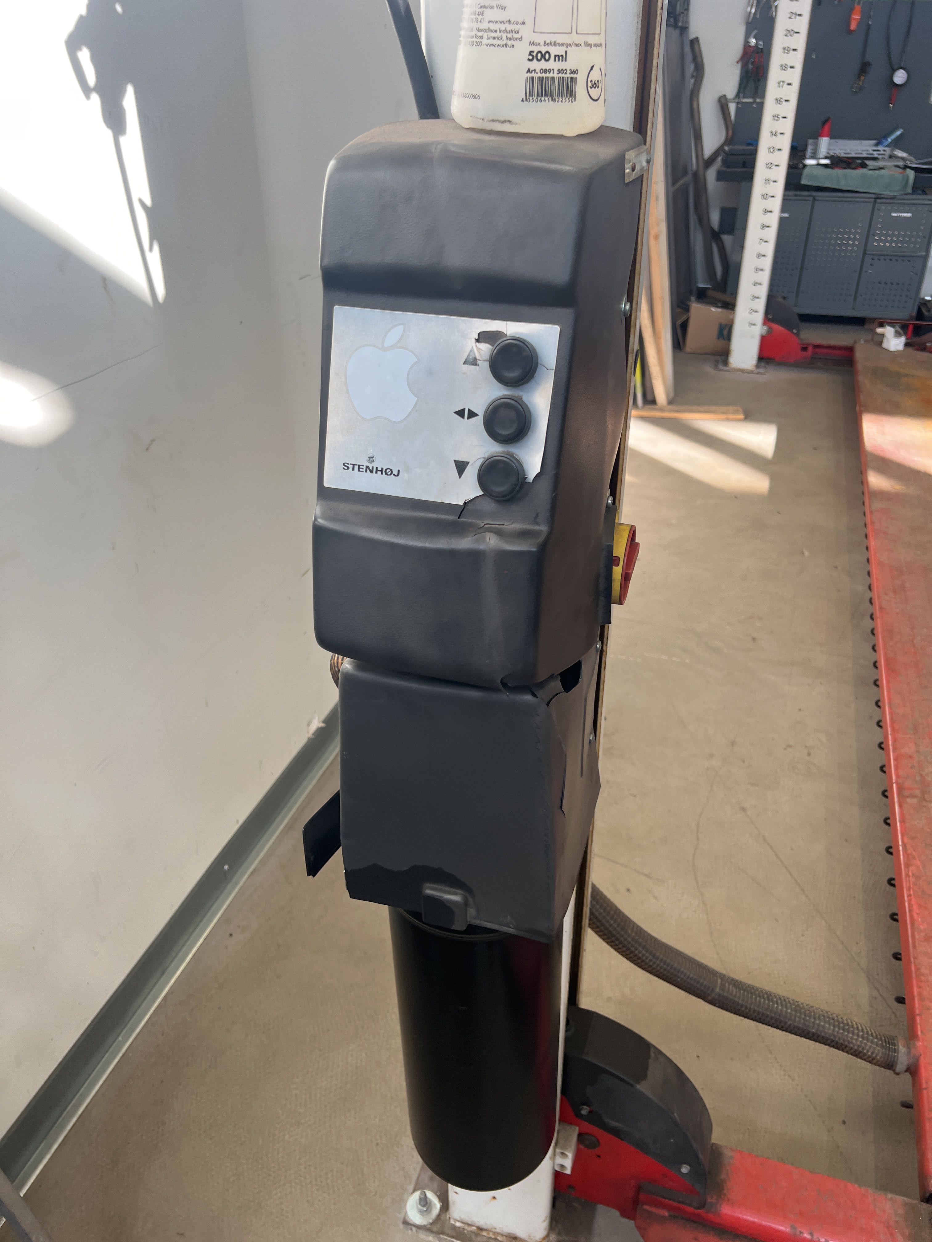 4-pillar lift from Stenhöj, 4000kg -2009 - PS Auction - We value the ...