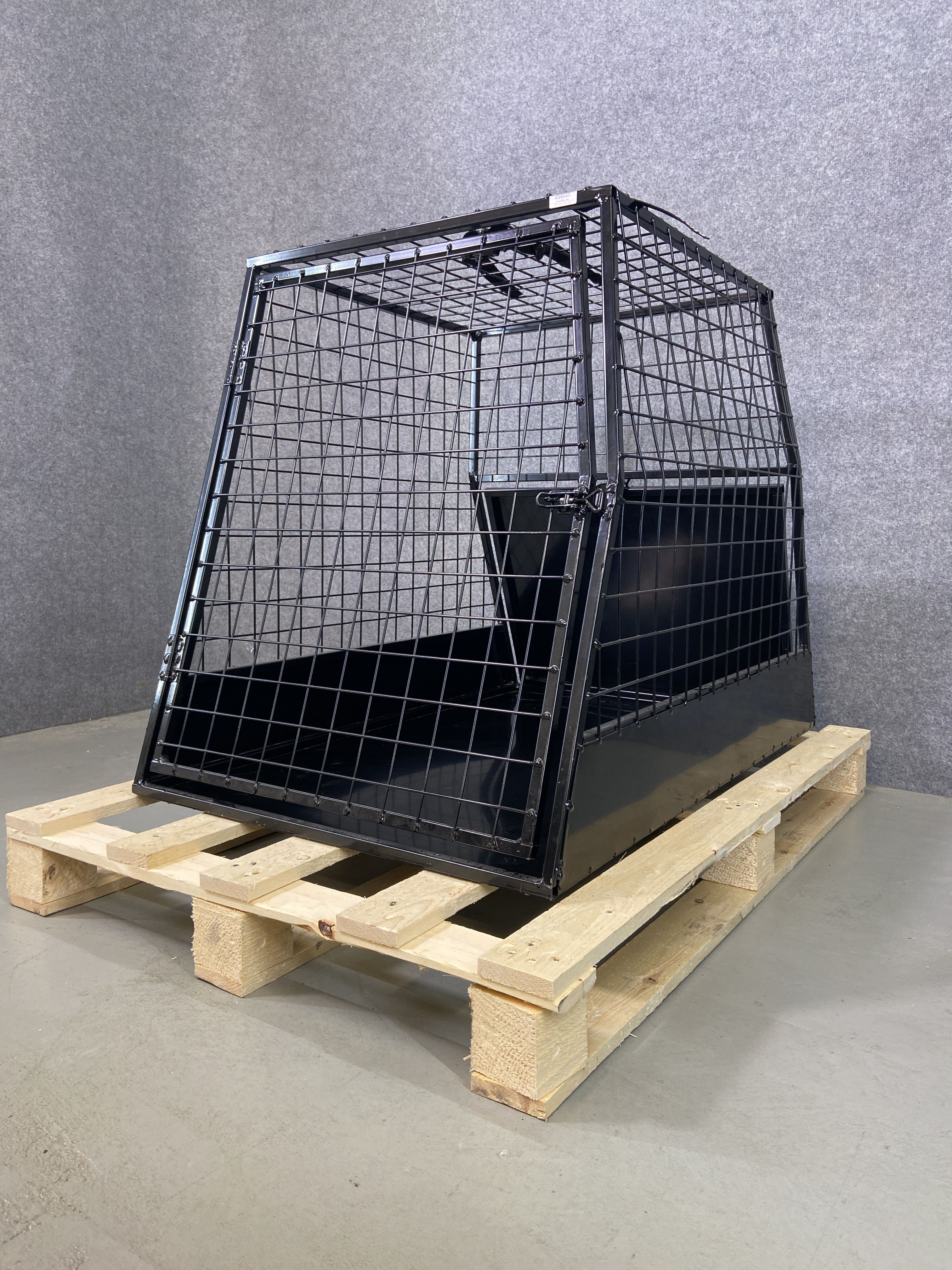 Dog cages - Robust dog cages - PS Auction - We value the future ...