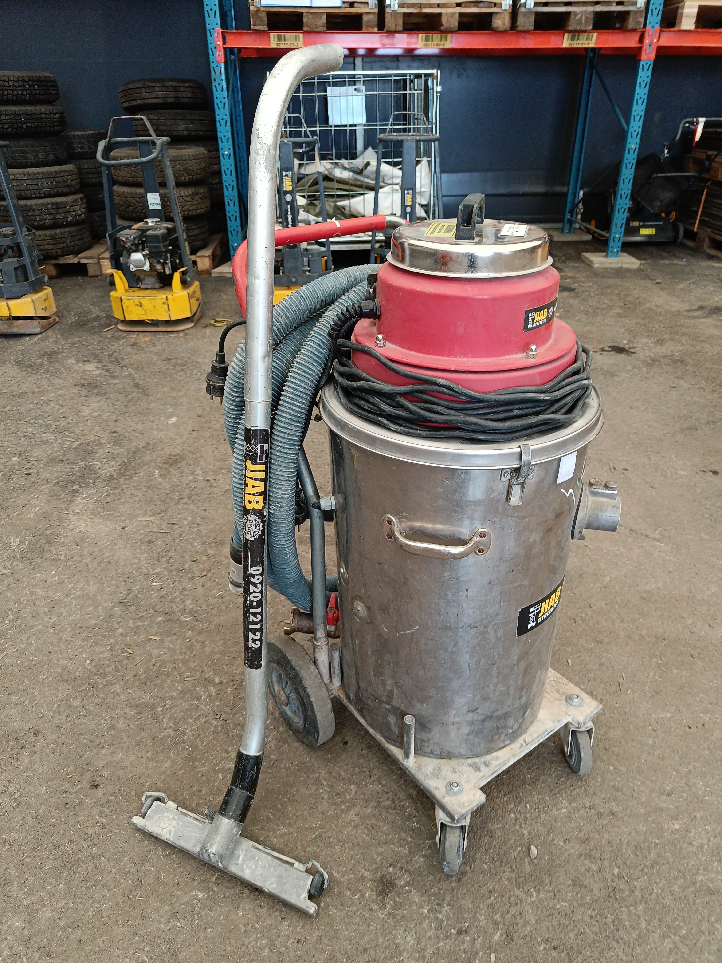 Wet vacuum cleaner Pullman - PS Auction - We value the future - Largest ...
