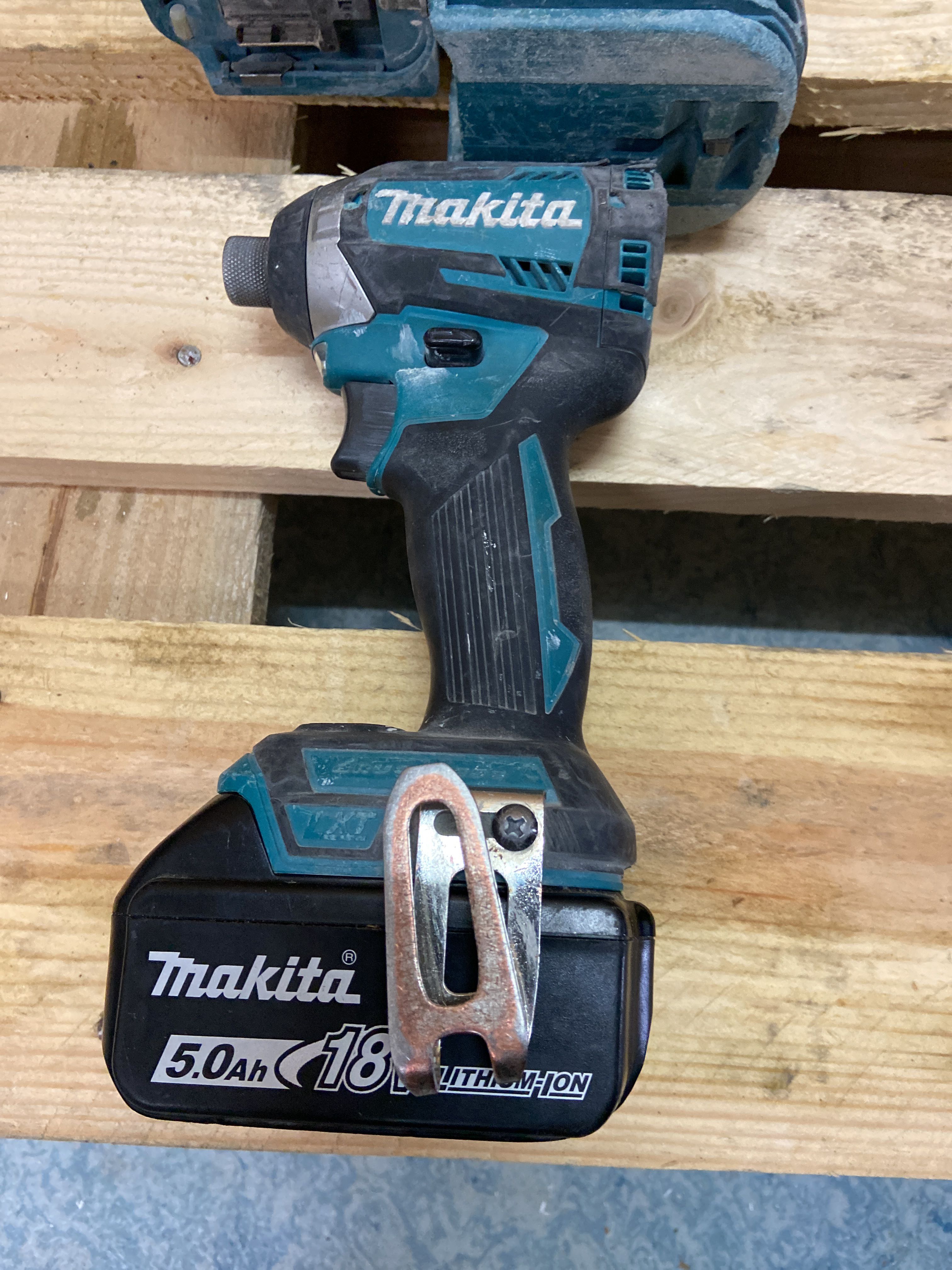 Package with Makita machines - PS Auction - We value the future ...