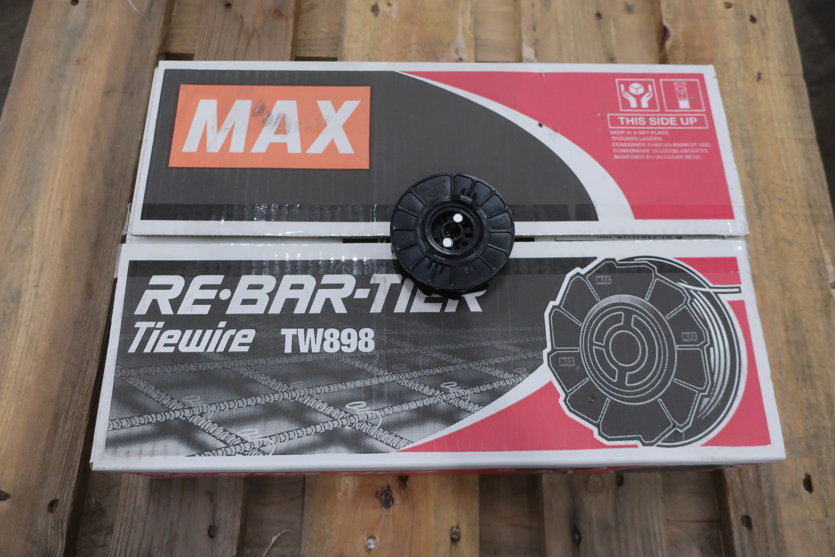 50 rolls of sewing thread MAX Tiewire TW898 - PS Auction - We value the ...