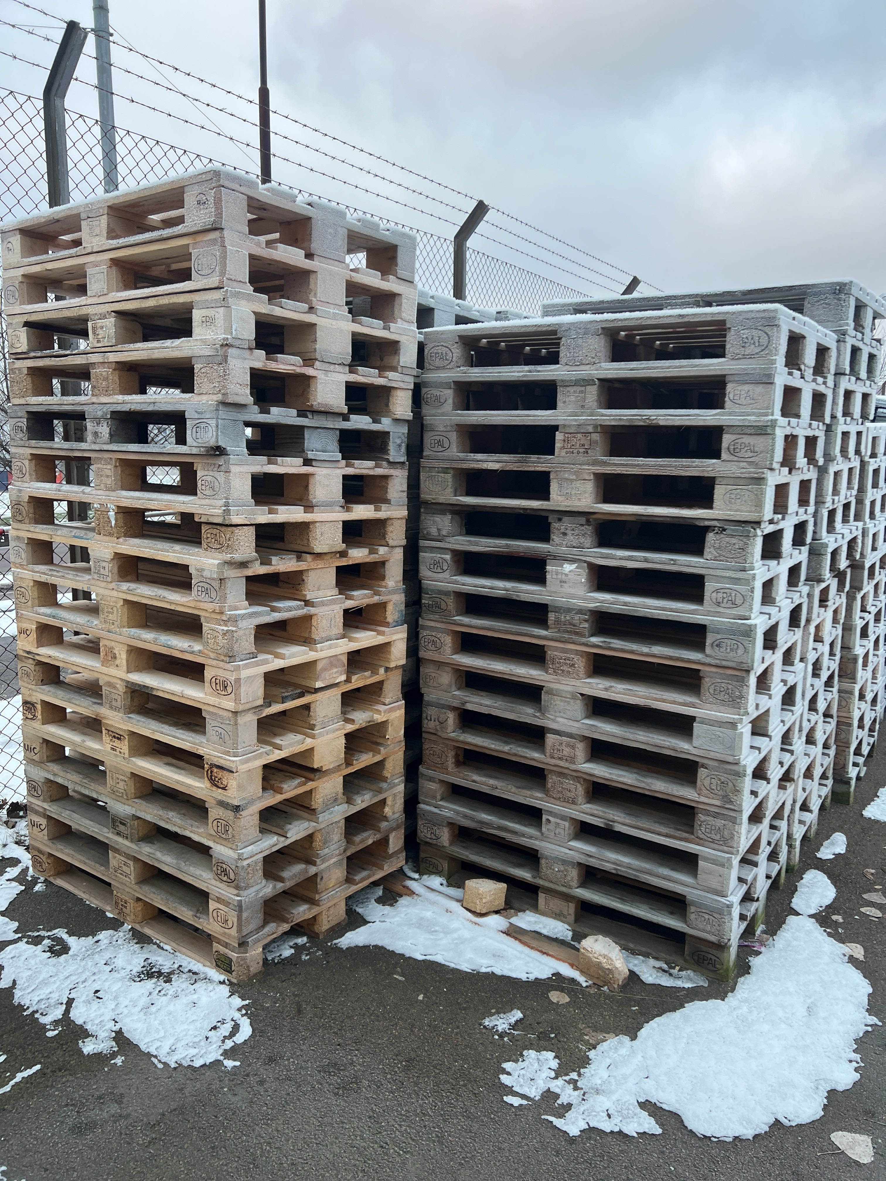 Pallar och kragar - Auktioner online - Nätauktioner & Konkursauktioner ...