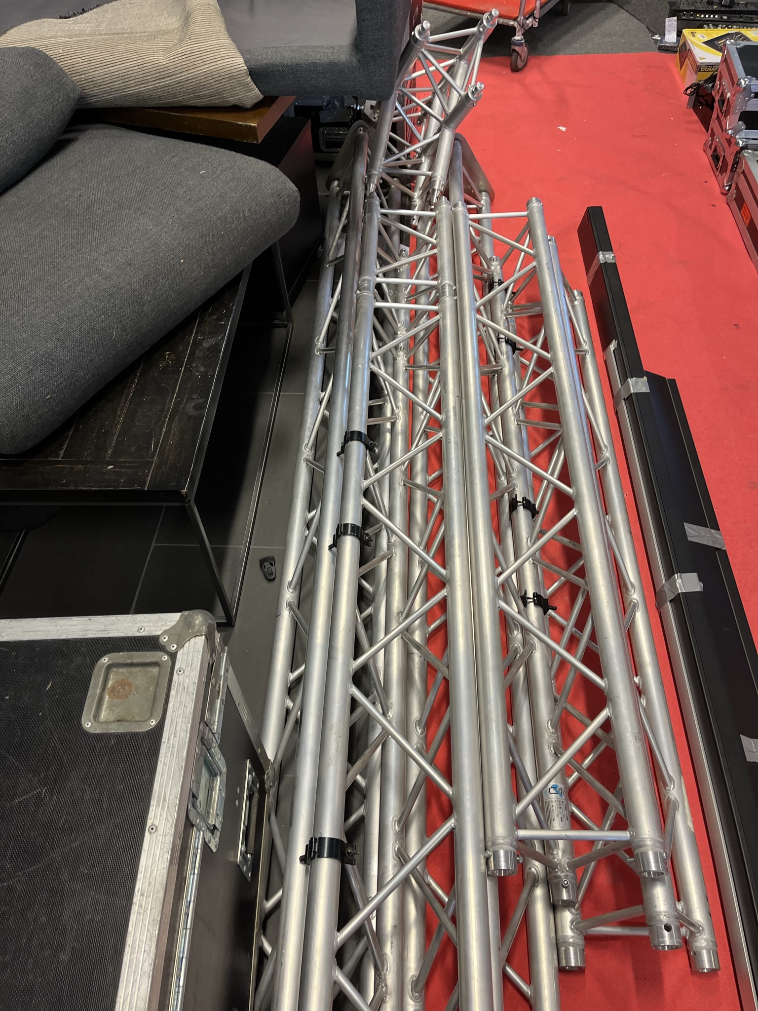 Truss x30D ihopsatt - Auktioner online - Nätauktioner ...