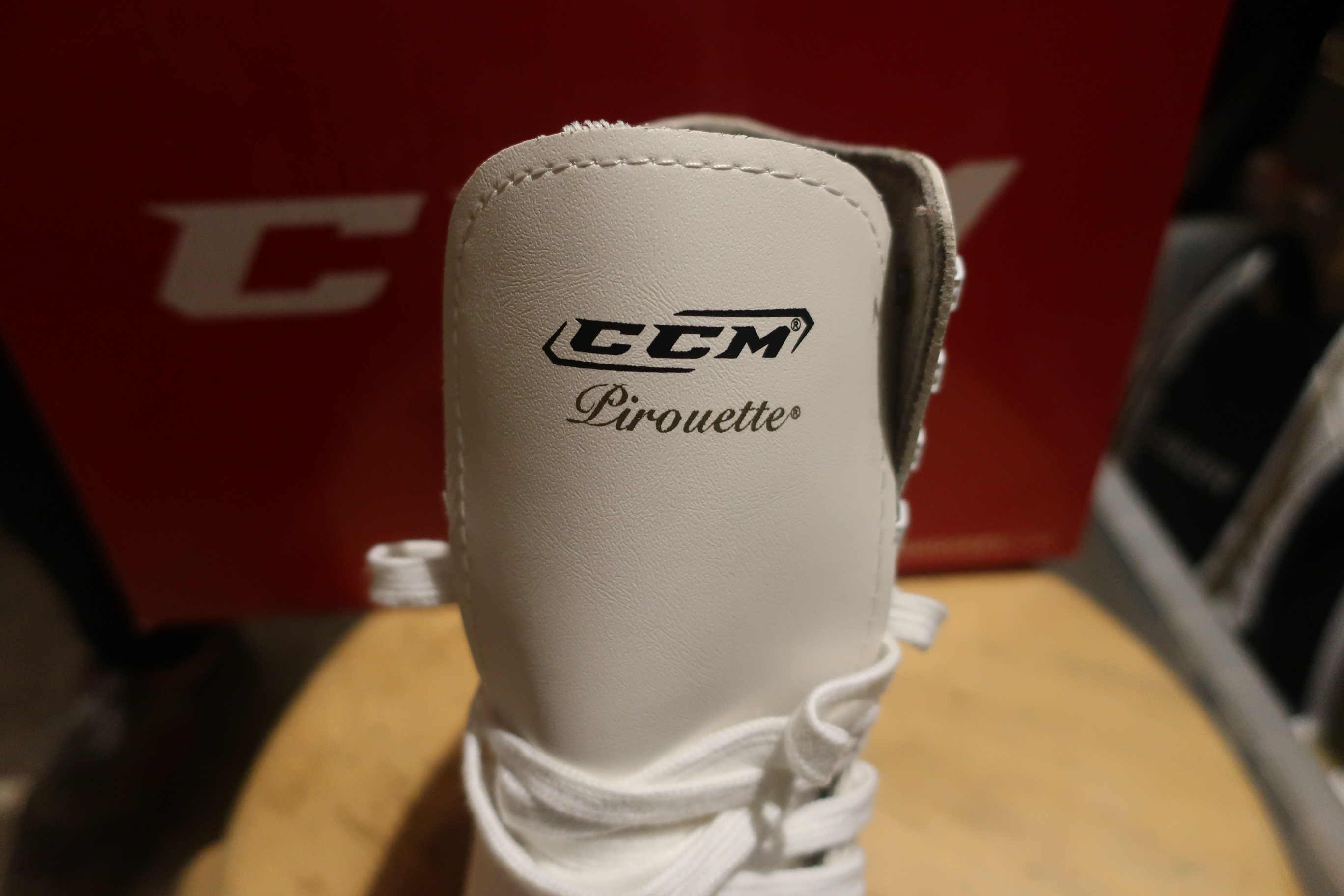 CCM Pirouette skate in white, 3 pairs of st.34, 36, 42 - PS Auction ...