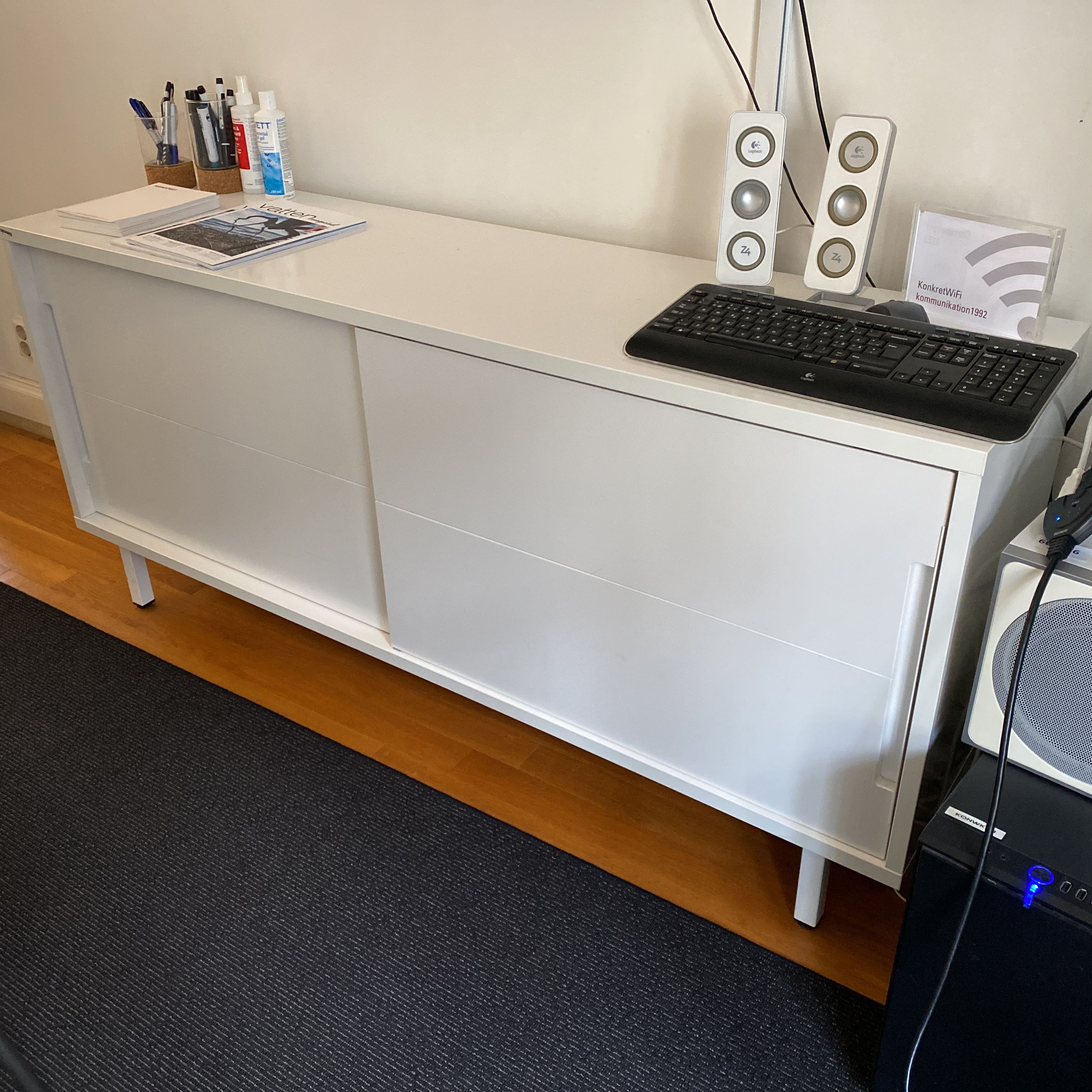 Conference room, computer, camera, speakers, cabinets - PS Auction - We ...