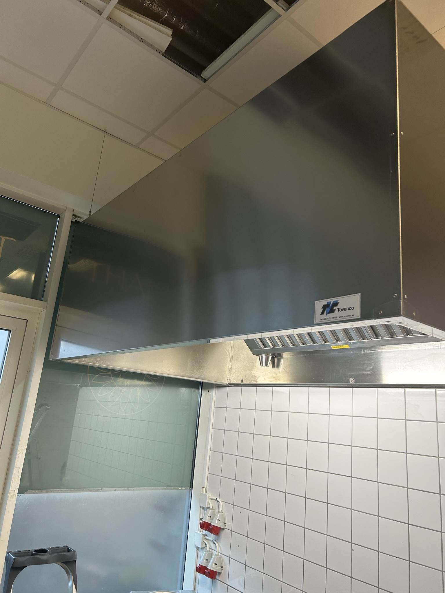 Kitchen hood system with kitchen hood & accessories - Stoveco cover ...
