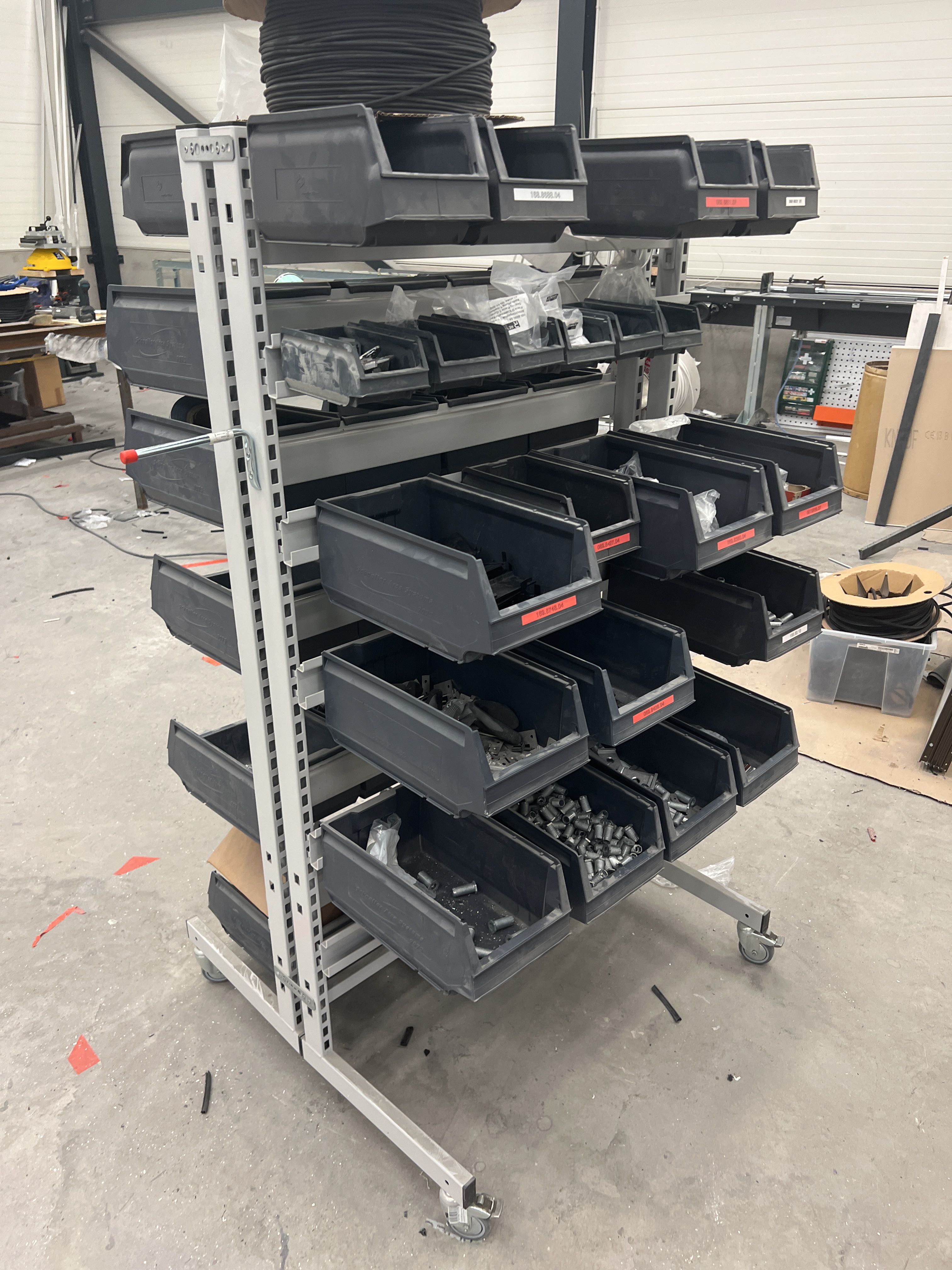 Assortment trolley - PS Auction - We value the future - Largest in net ...