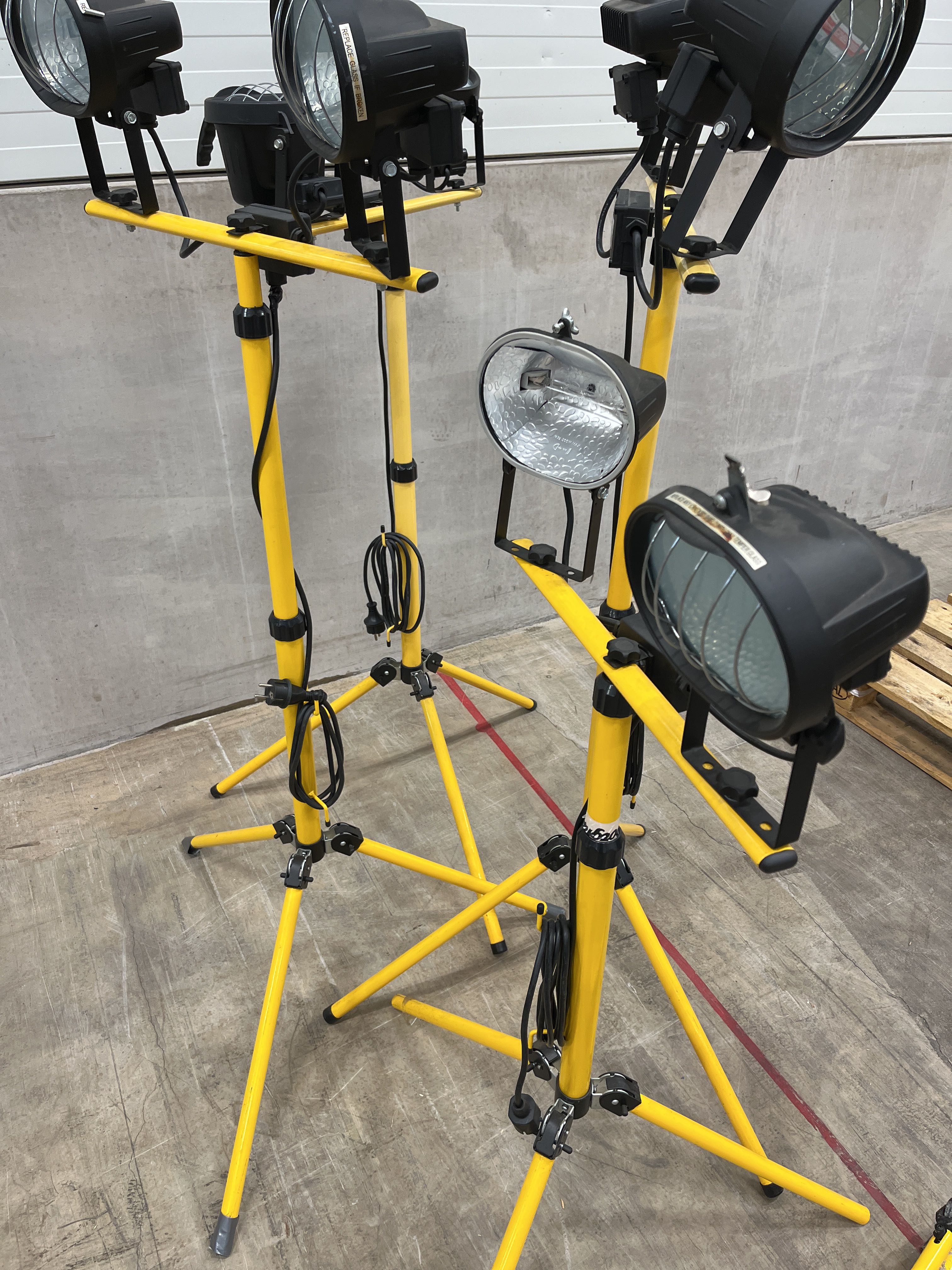 Assortment with work lighting - PS Auction - We value the future ...