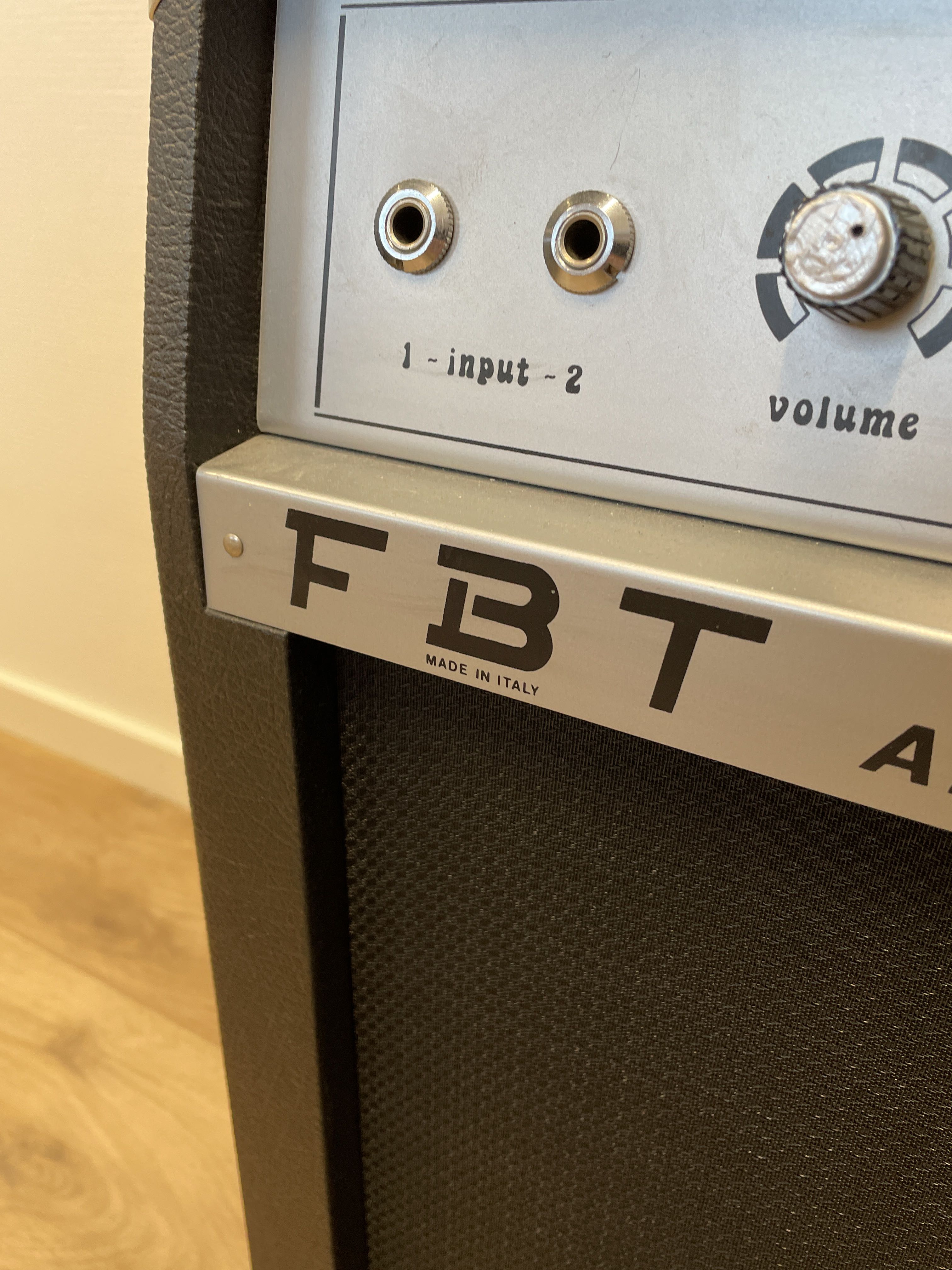 Guitar amplifier FBT Jumbo 100 - PS Auction - We value the future ...