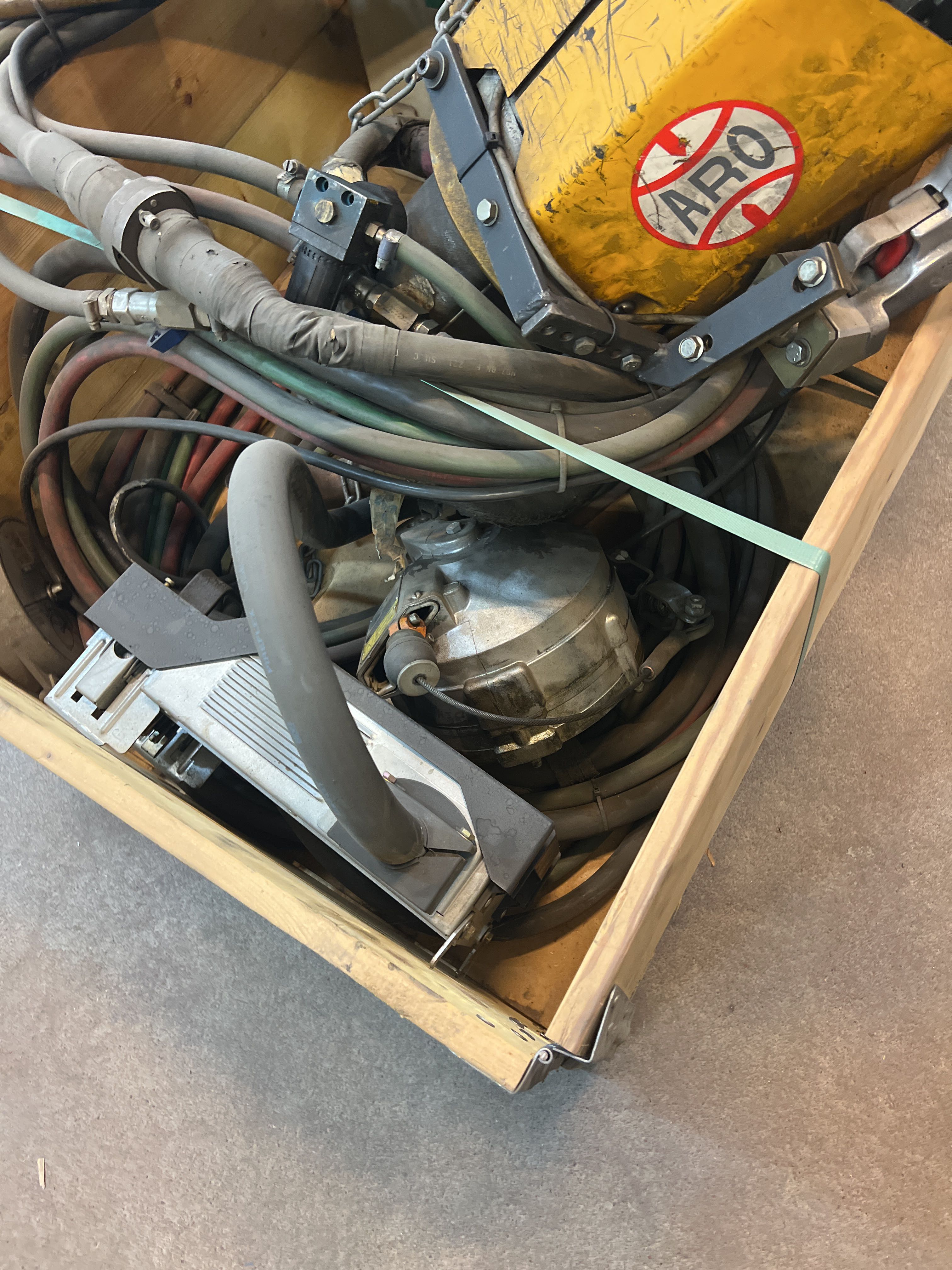 ARO 72500 spot welder & balance block - PS Auction - We value the ...