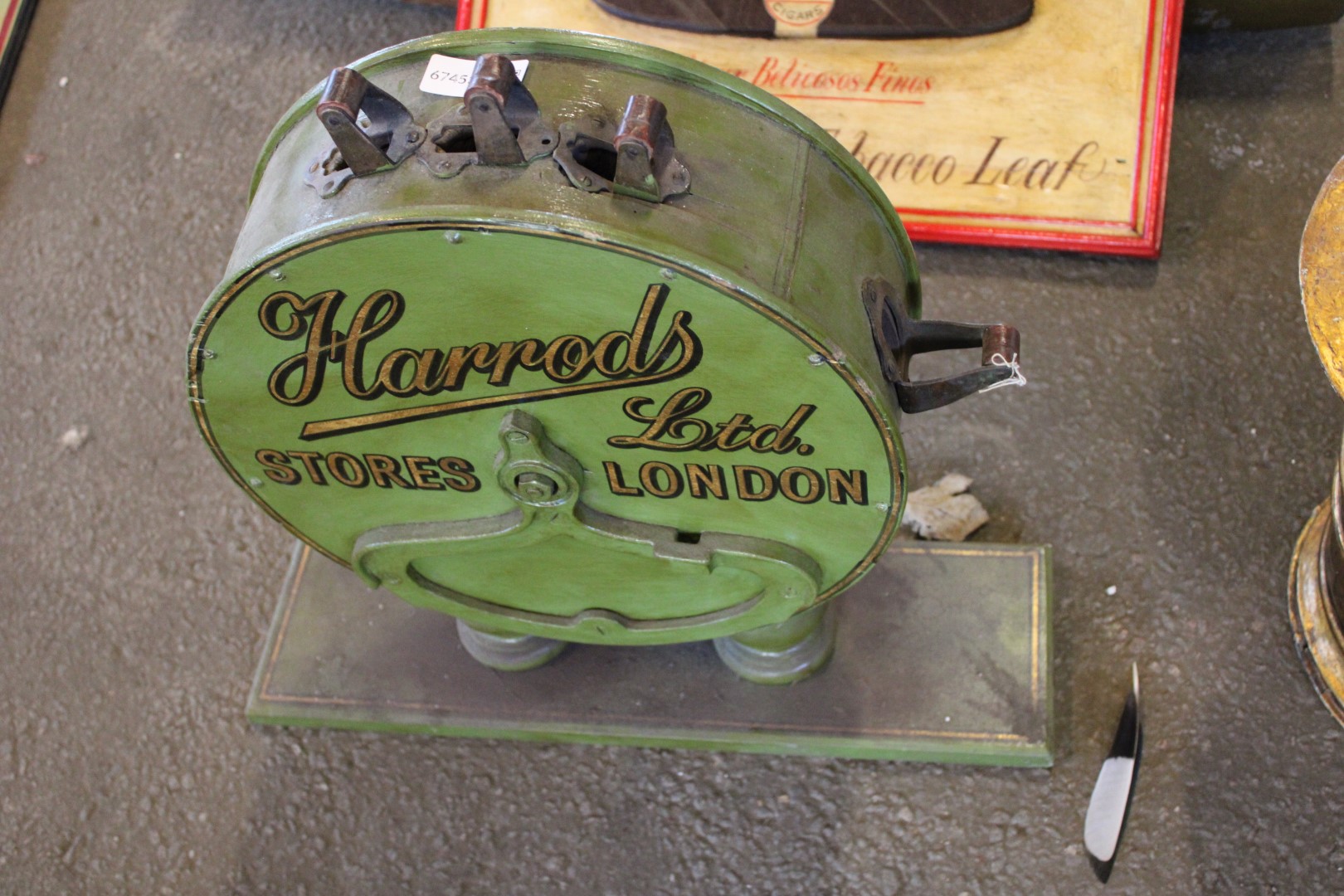 Apparat från Harrods Stores London - PS Auction - We value the future ...