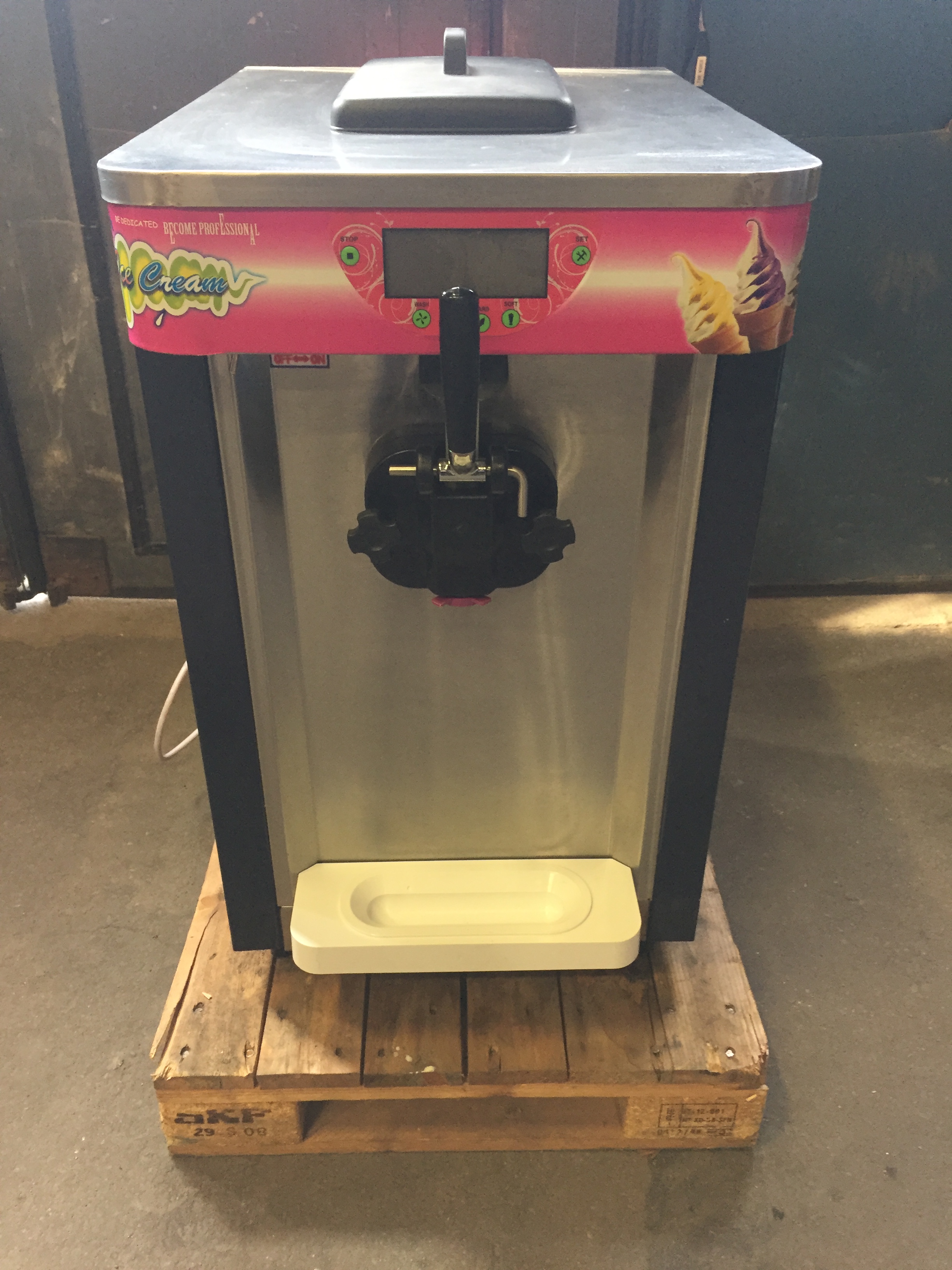 Ice cream machine - PS Auction - We value the future - Largest in net ...
