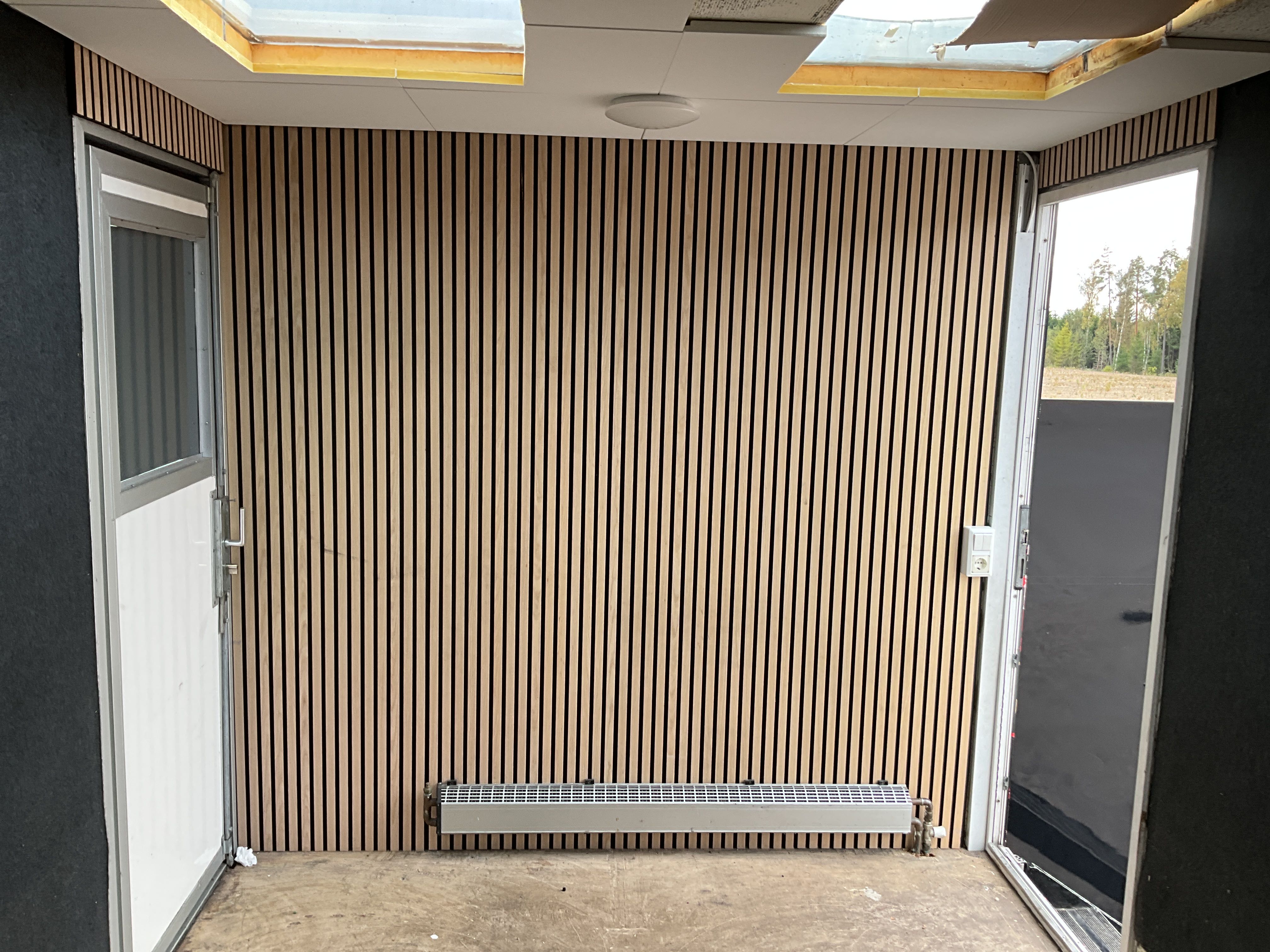 Scania dragbil med VM-trailer för racing - Auktioner online ...
