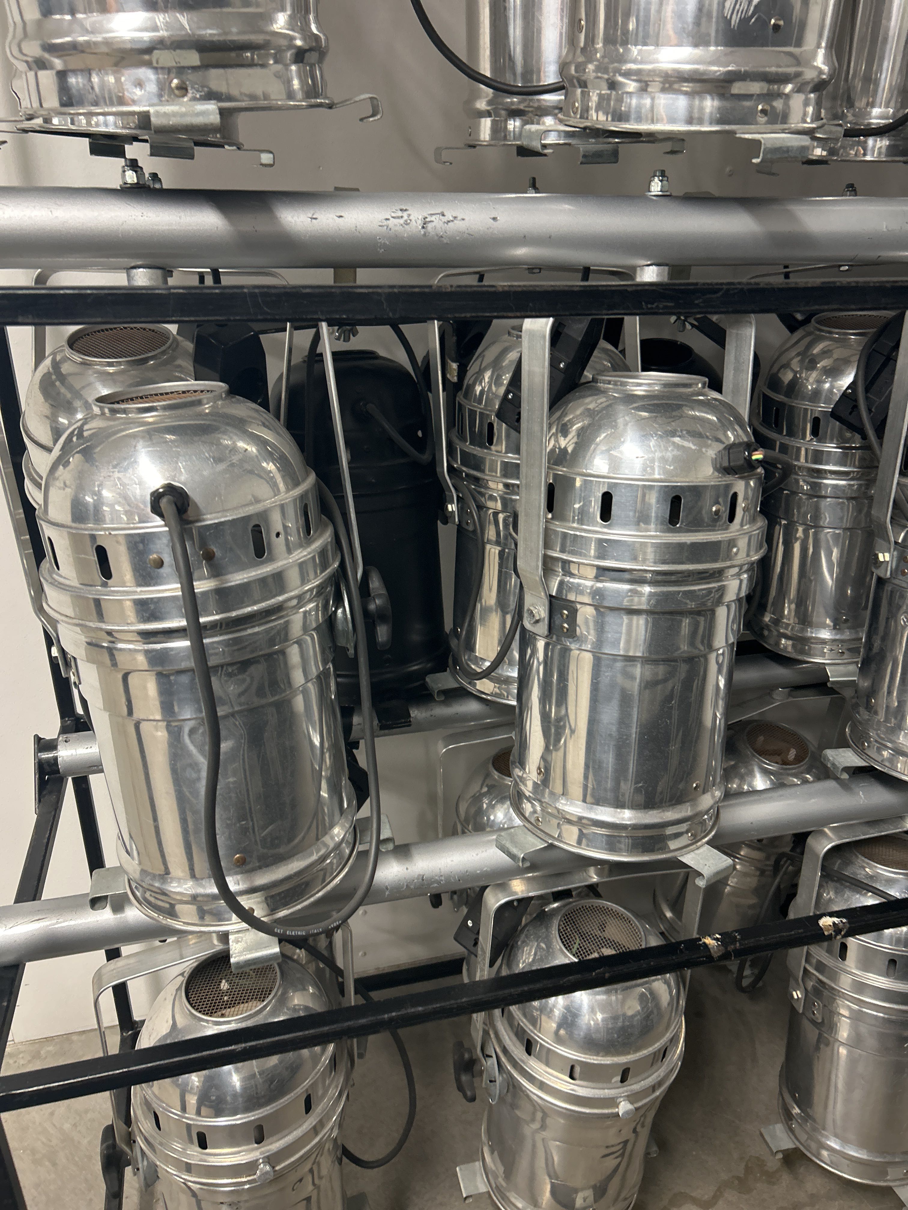 Stage lighting par cans with stand – DTS PAR 64 Classic Eco - PS ...