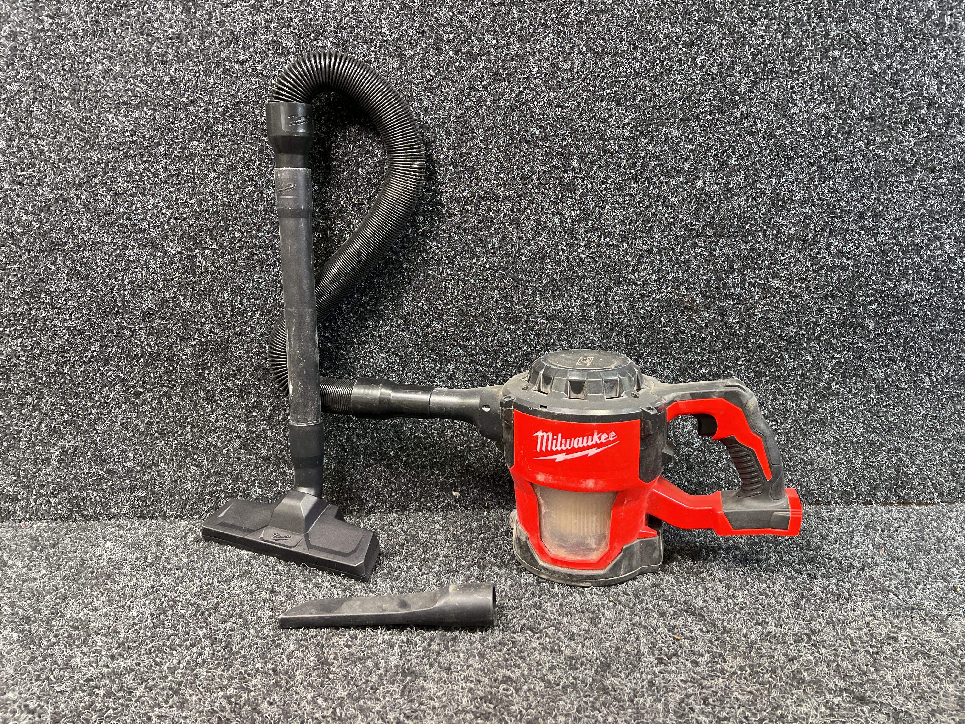 Handdammsugare Milwaukee M18 CV - Auktioner online - Nätauktioner ...