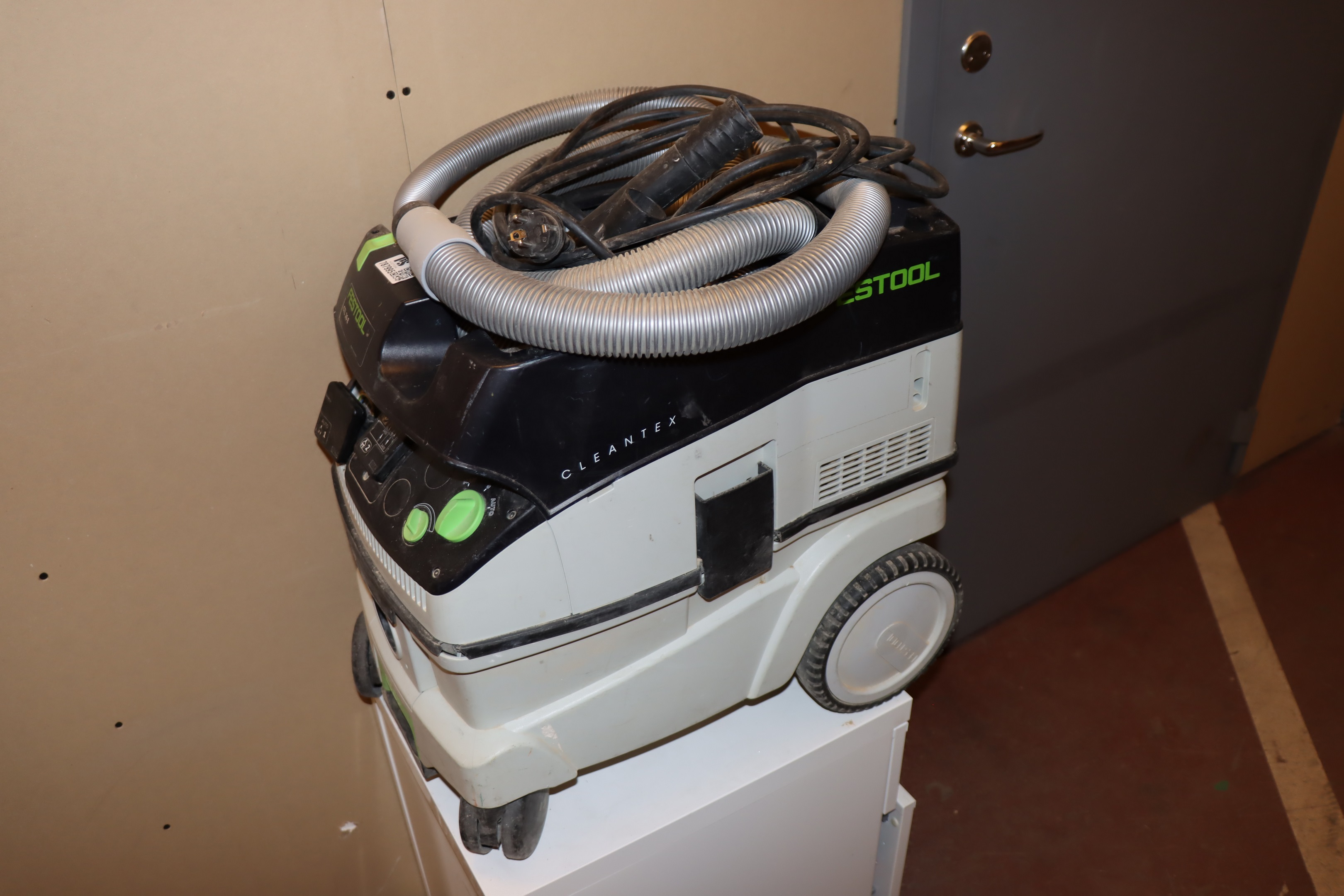 Festool Cleantex CTL2 26 E SD Vacuum Cleaner - PS Auction - We value ...