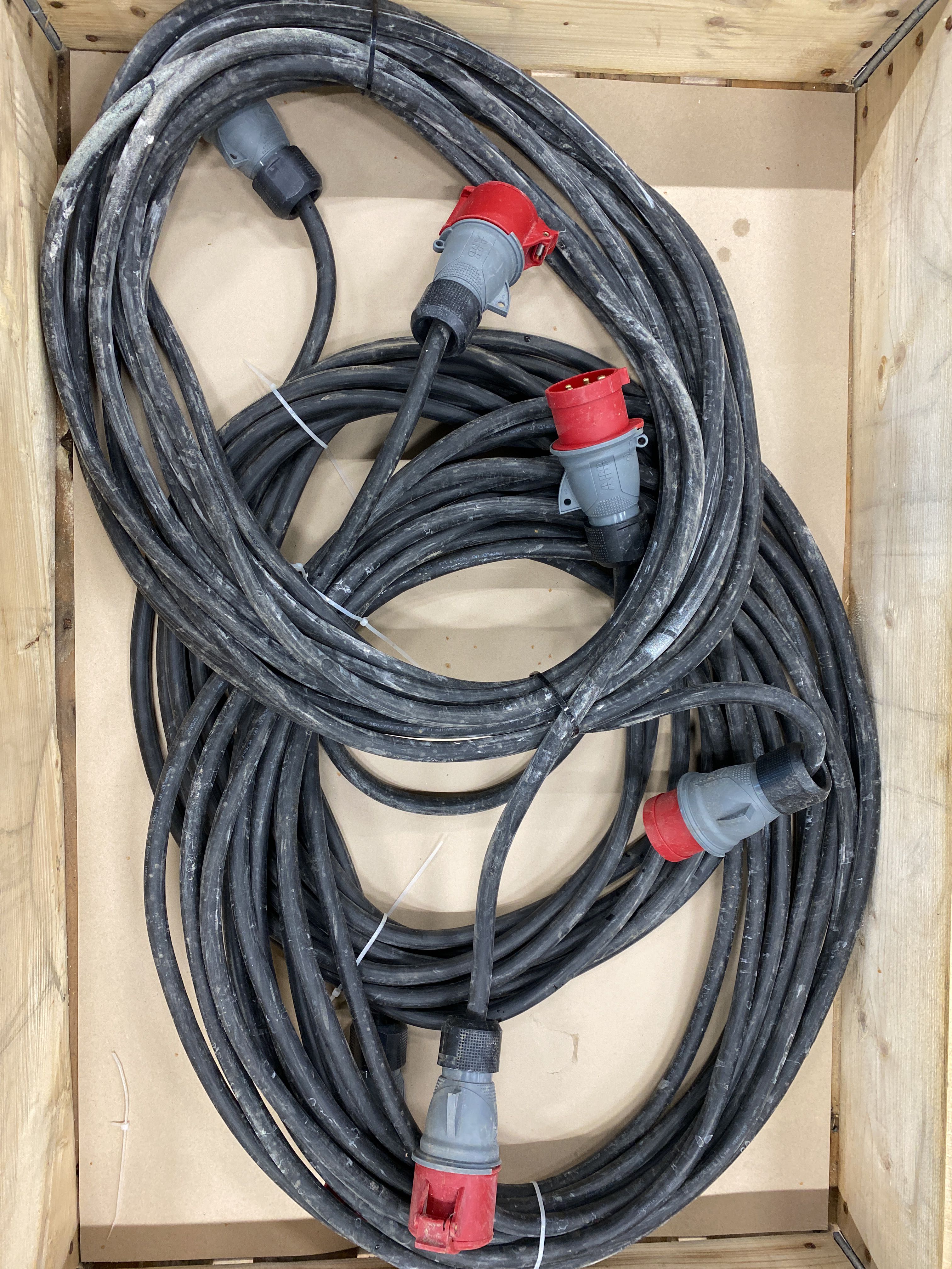 3 pcs 3-phase extension cables 32A - PS Auction - We value the future ...