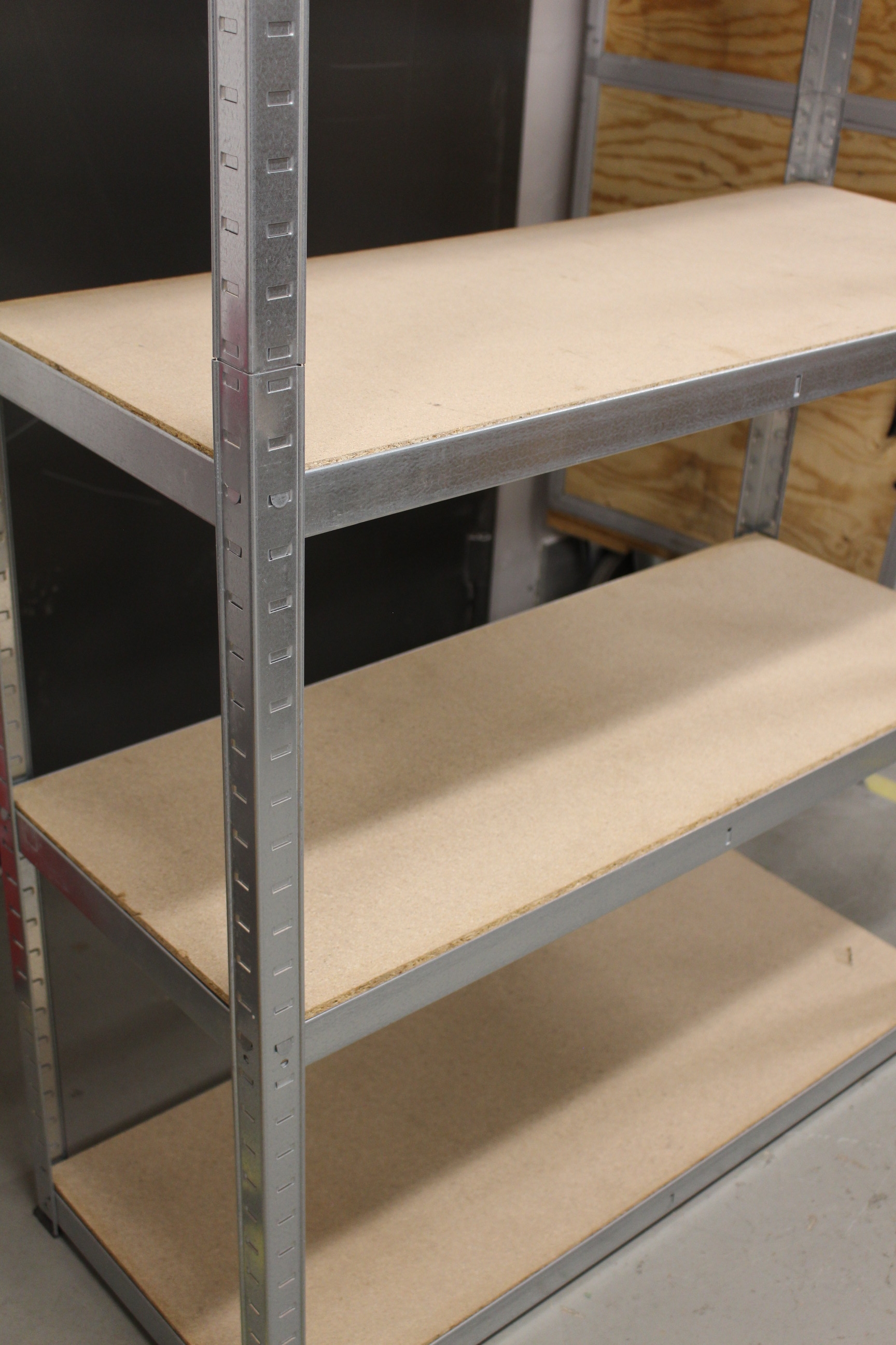 Sheet shelves with wooden shelves 3 pieces - PS Auction - We value the ...