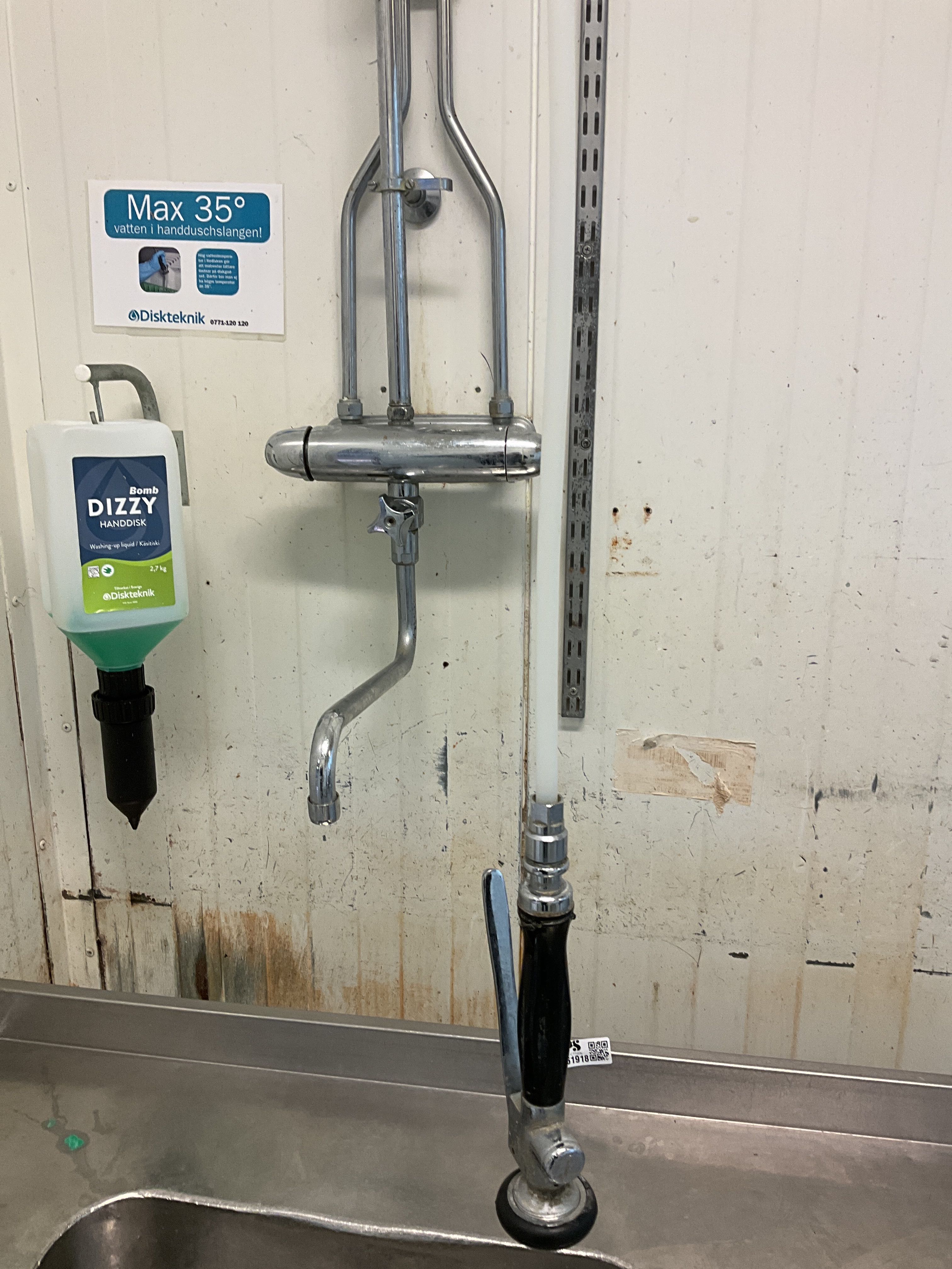 Stainless bench with ho and flush shower - PS Auction - We value the ...