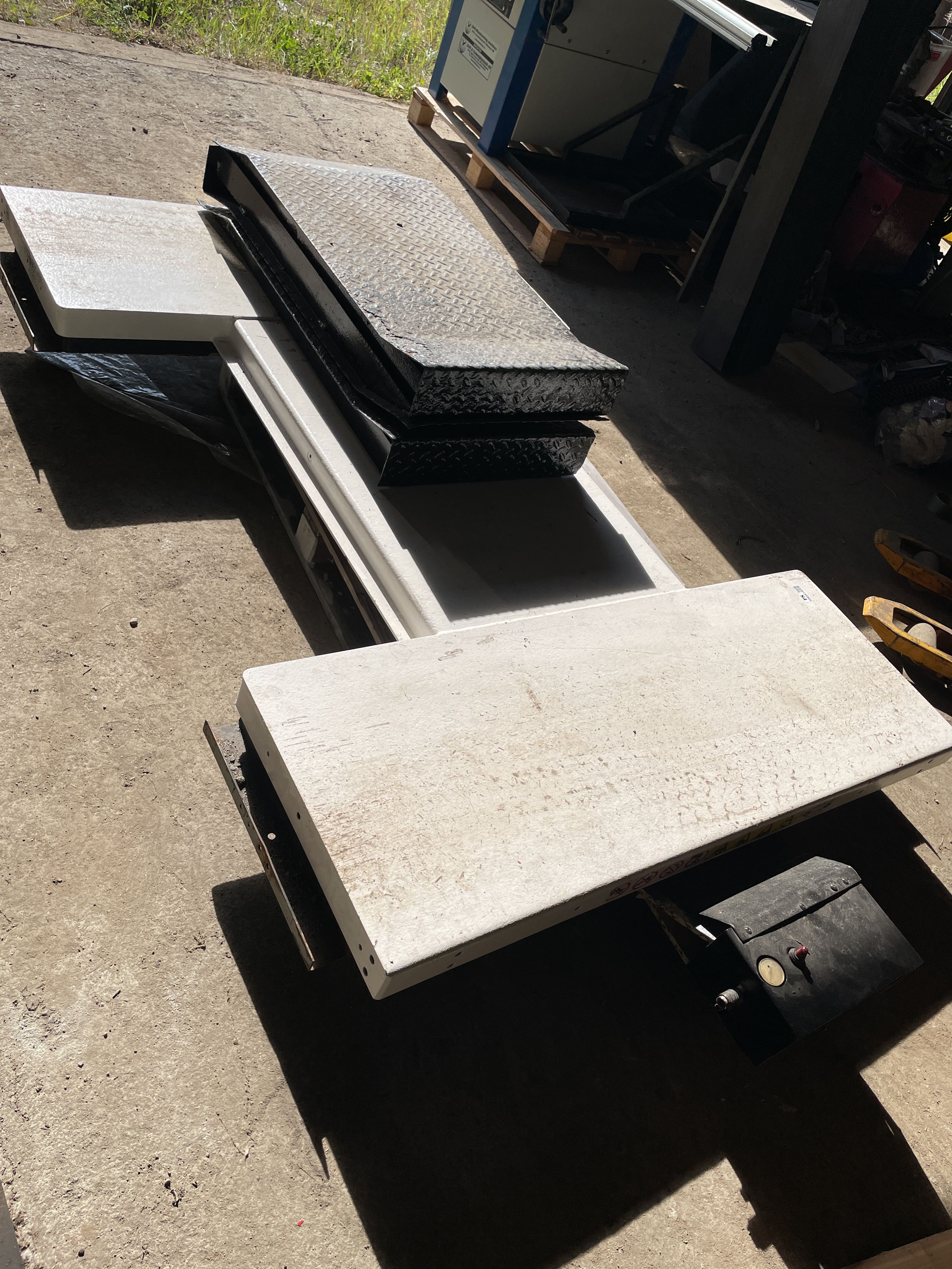 Luftdriven billyft saxlift modell - Auktioner online - Nätauktioner ...