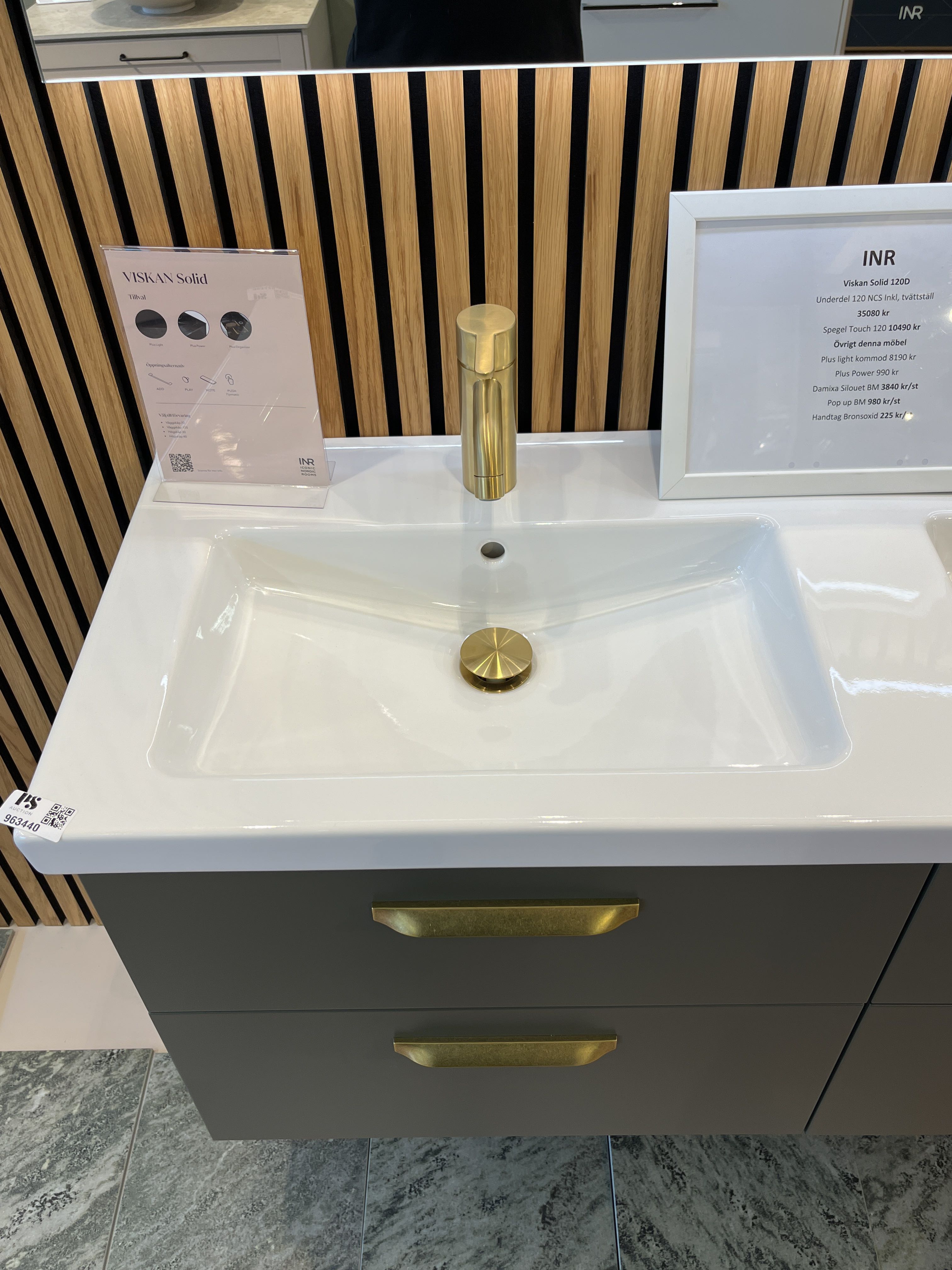 Kommod (dubbel) spegel med belysning m.m. (Viskan Solid 120D & Touch ...