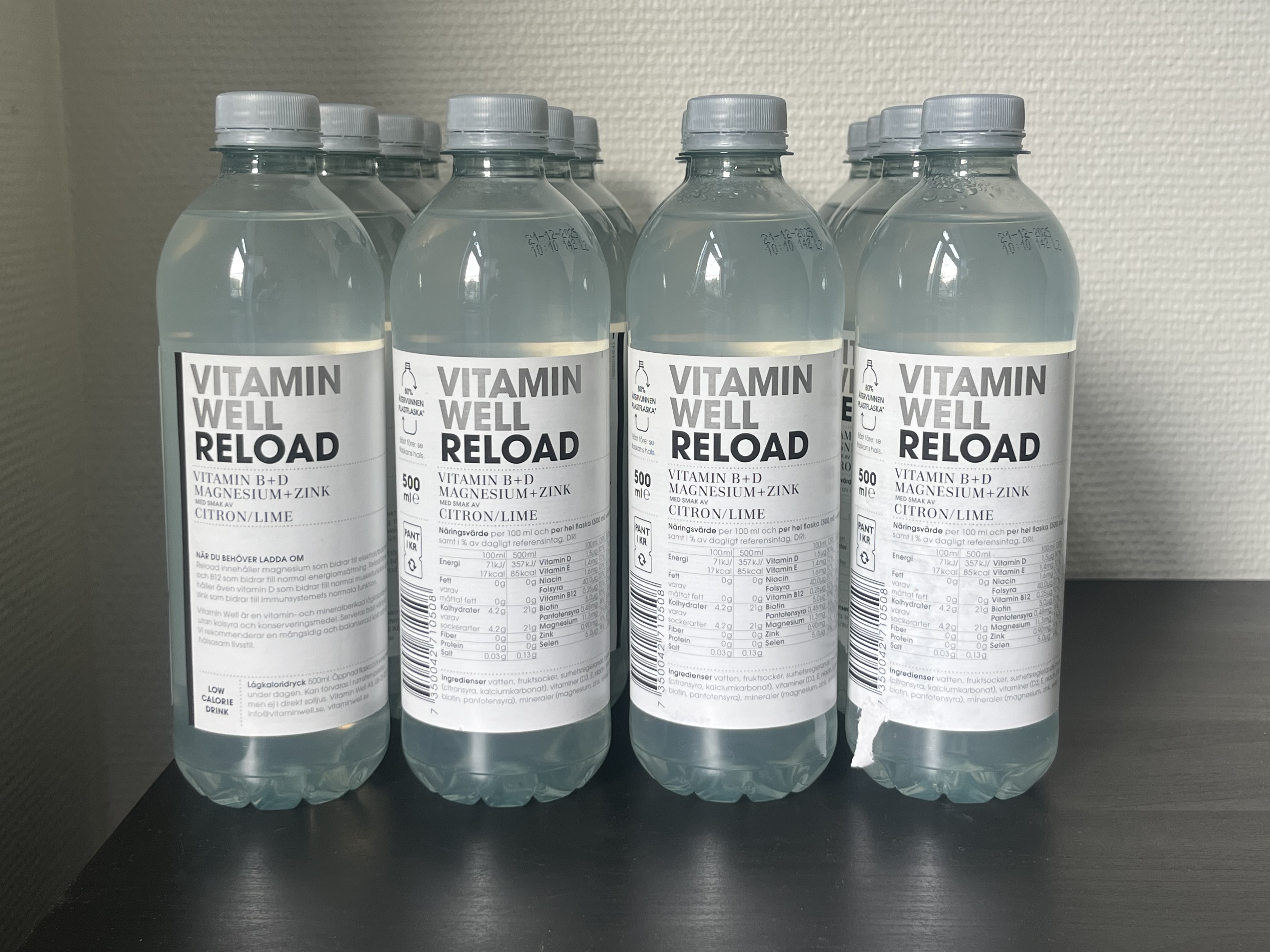 Helpall med Vitamin Well Reload, citron/lime, 1080 flaskor - Auktioner ...