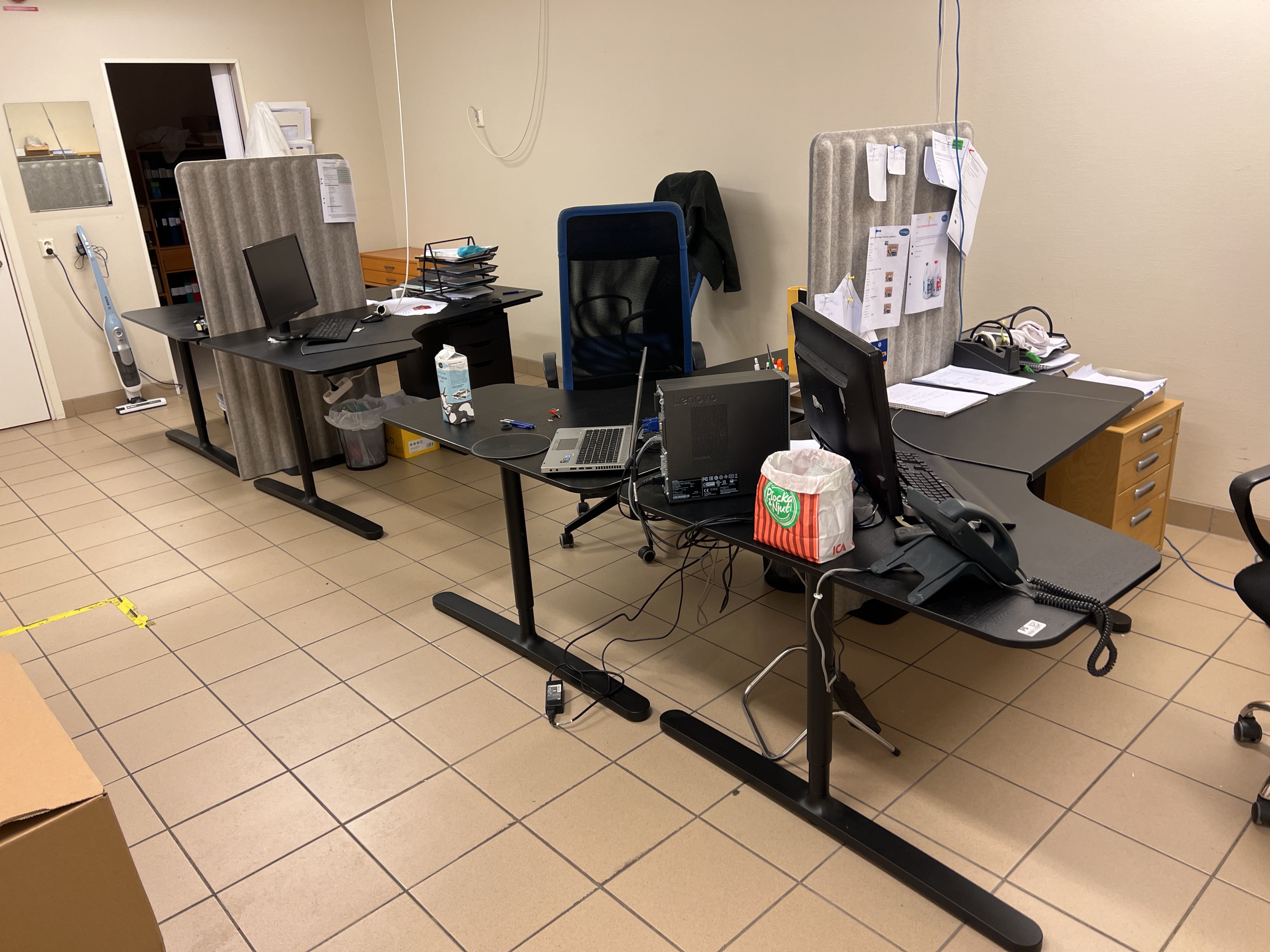 Office furniture 4 desks etc - PS Auction - We value the future ...