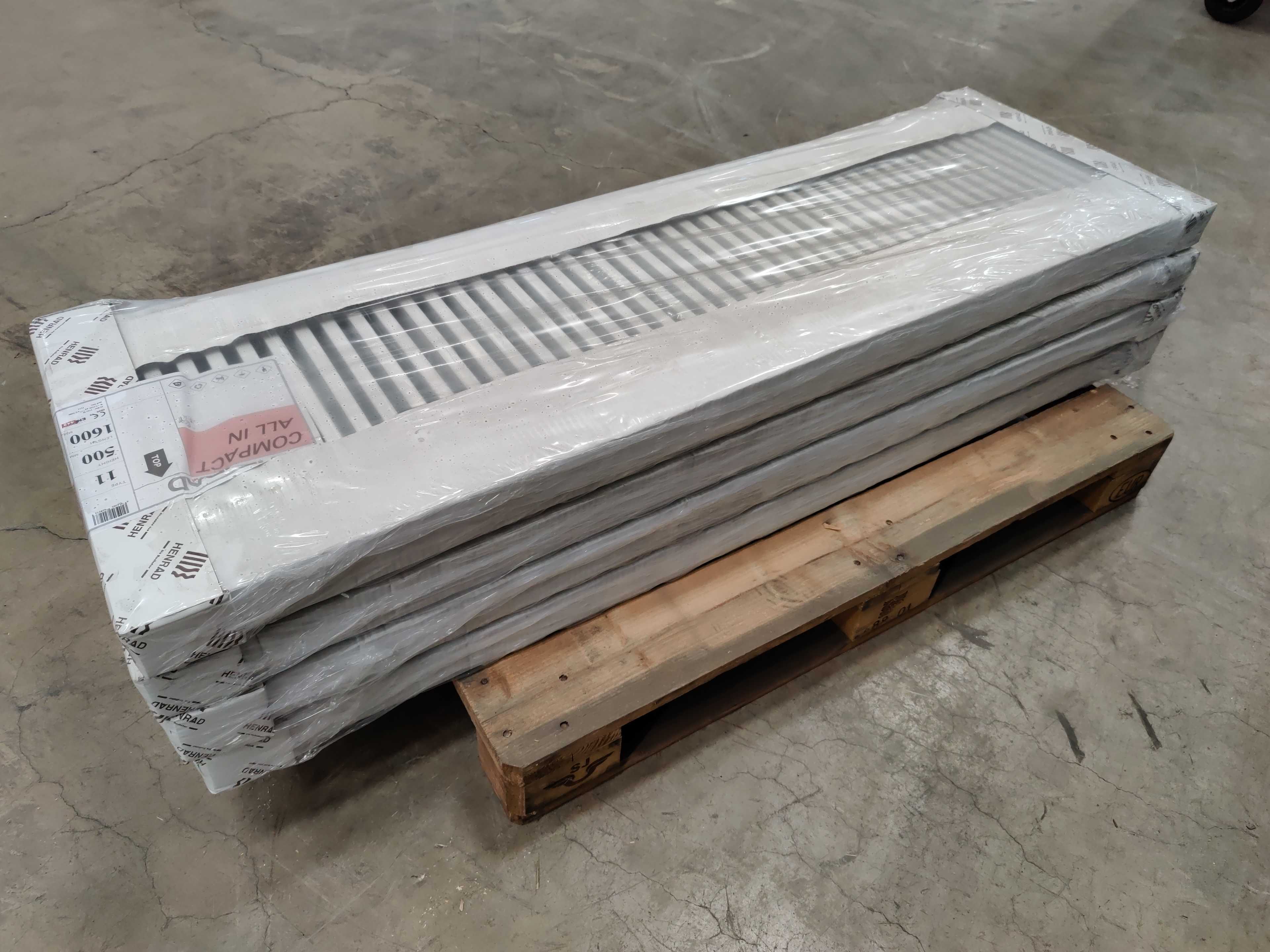 4 st Radiatorer Henrad Compact All In 11 500x1600 mm - Auktioner online ...