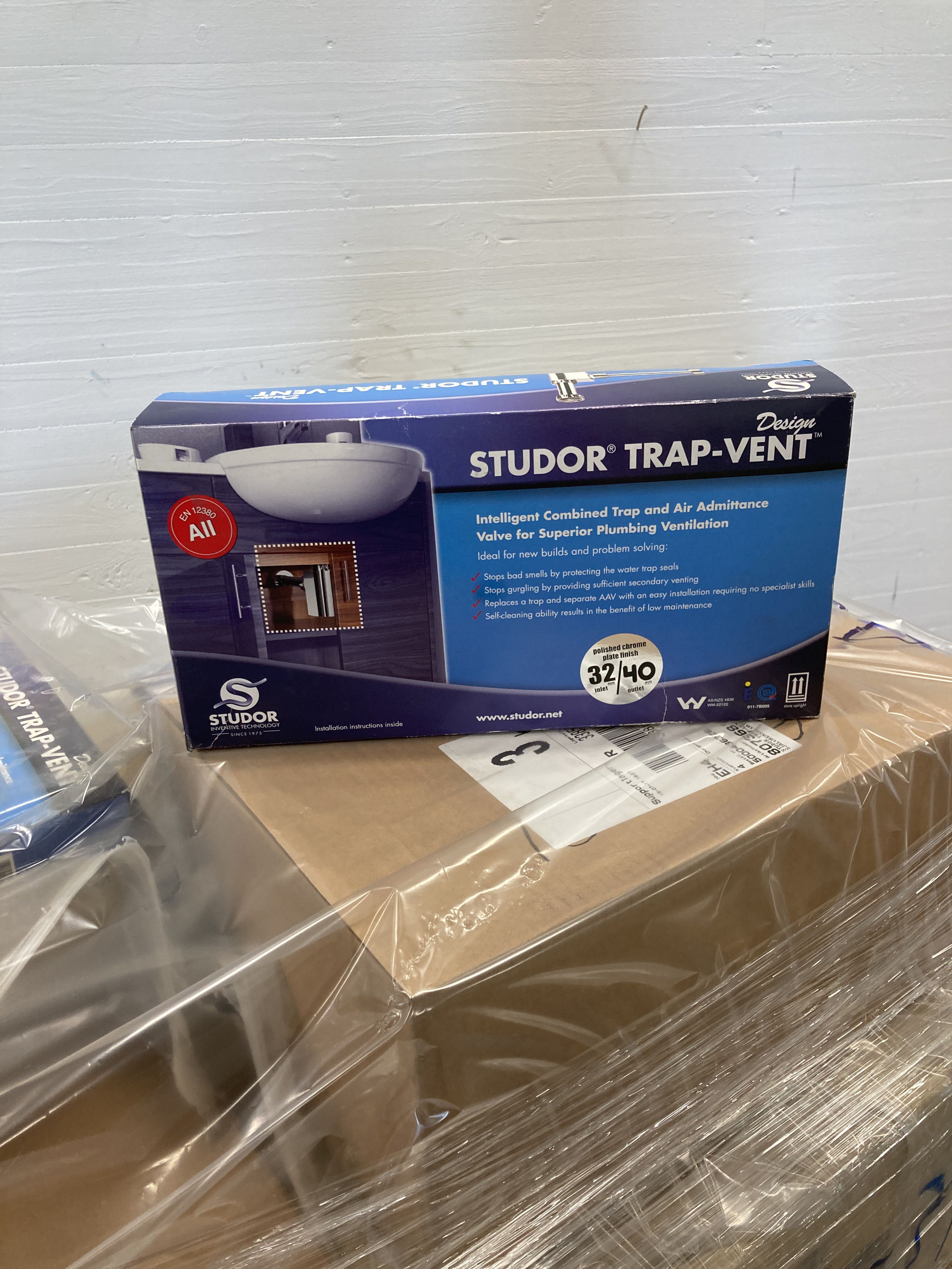 Assortment with Water trap Studor Trap-Vent - PS Auction - We value the ...