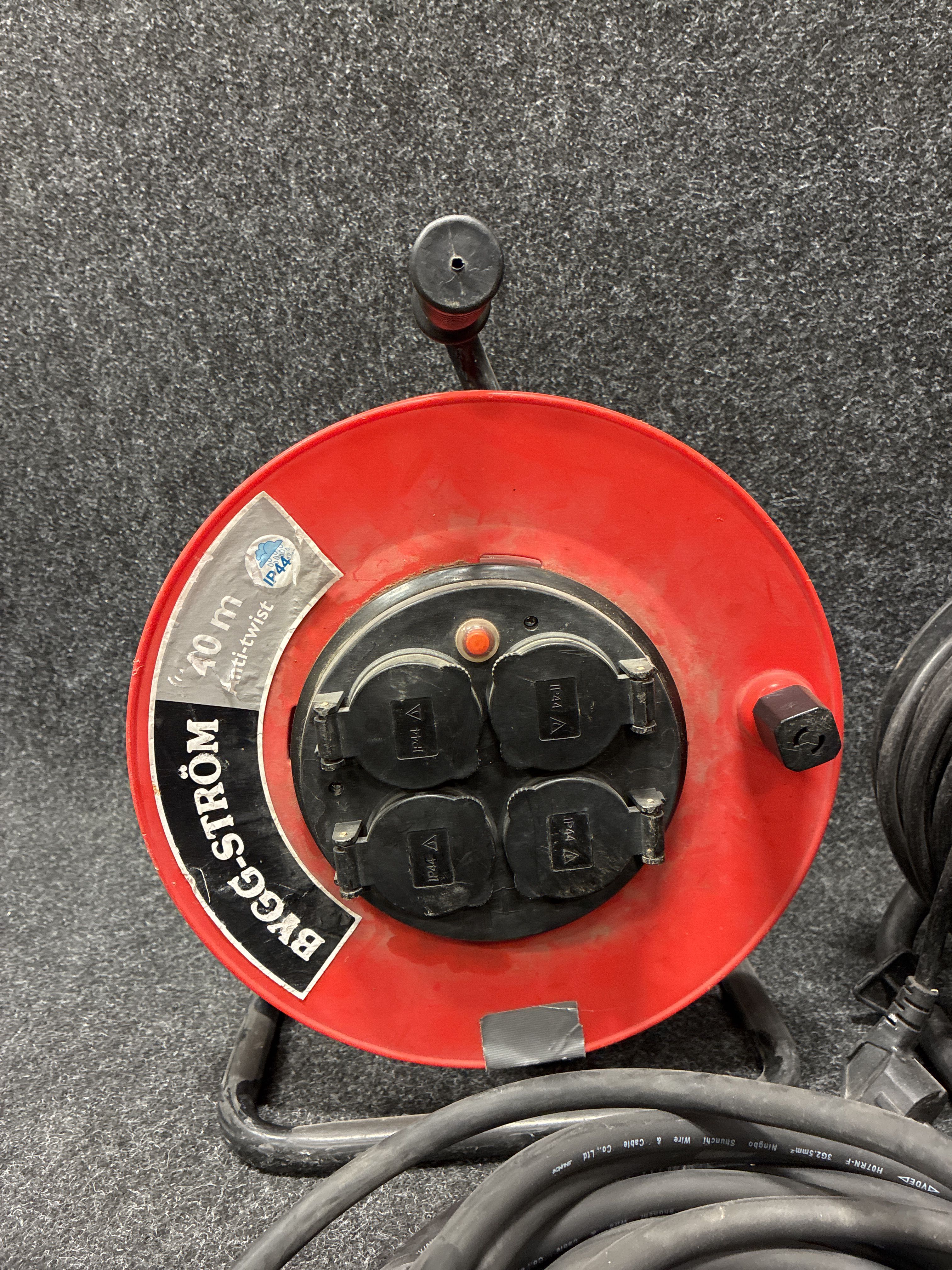 Cable reels & extension cables - PS Auction - We value the future ...