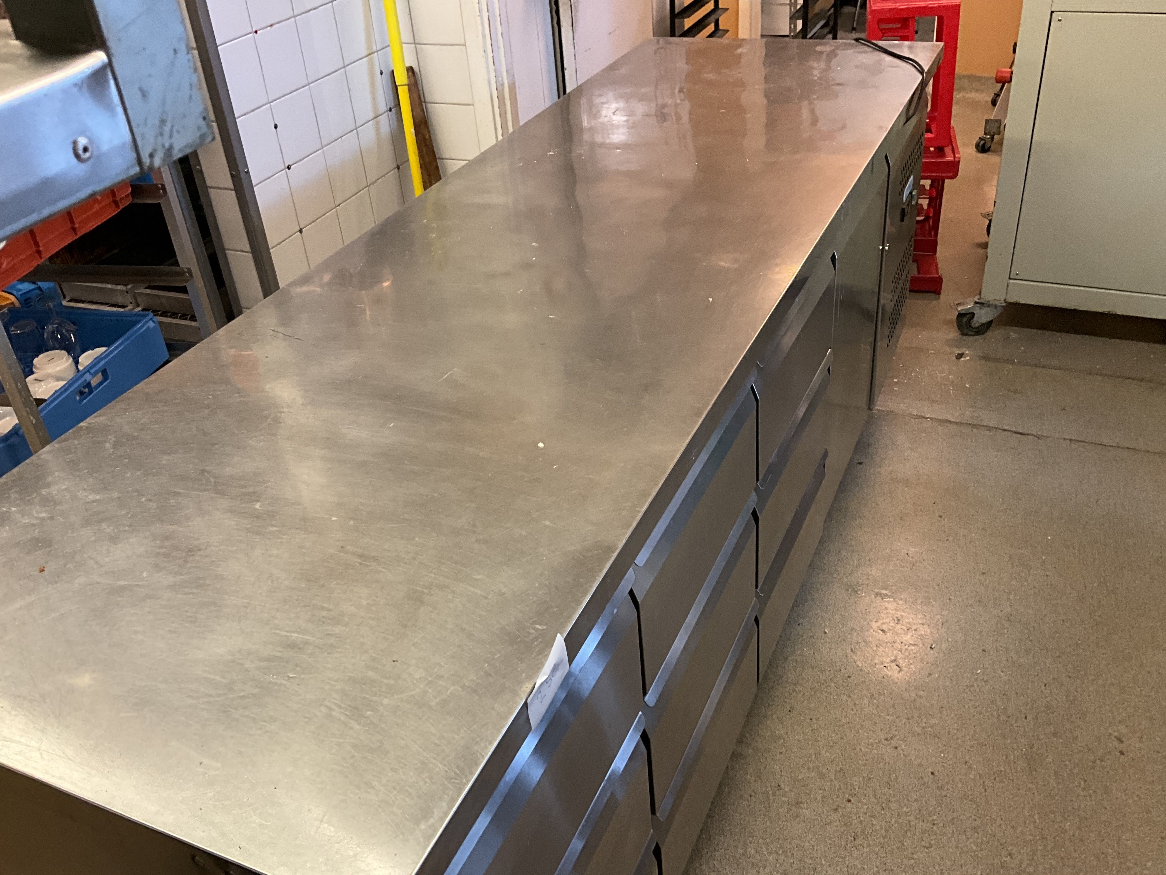 Cooling bench with 9 drawers, 1 single door - PS Auction - We value the ...