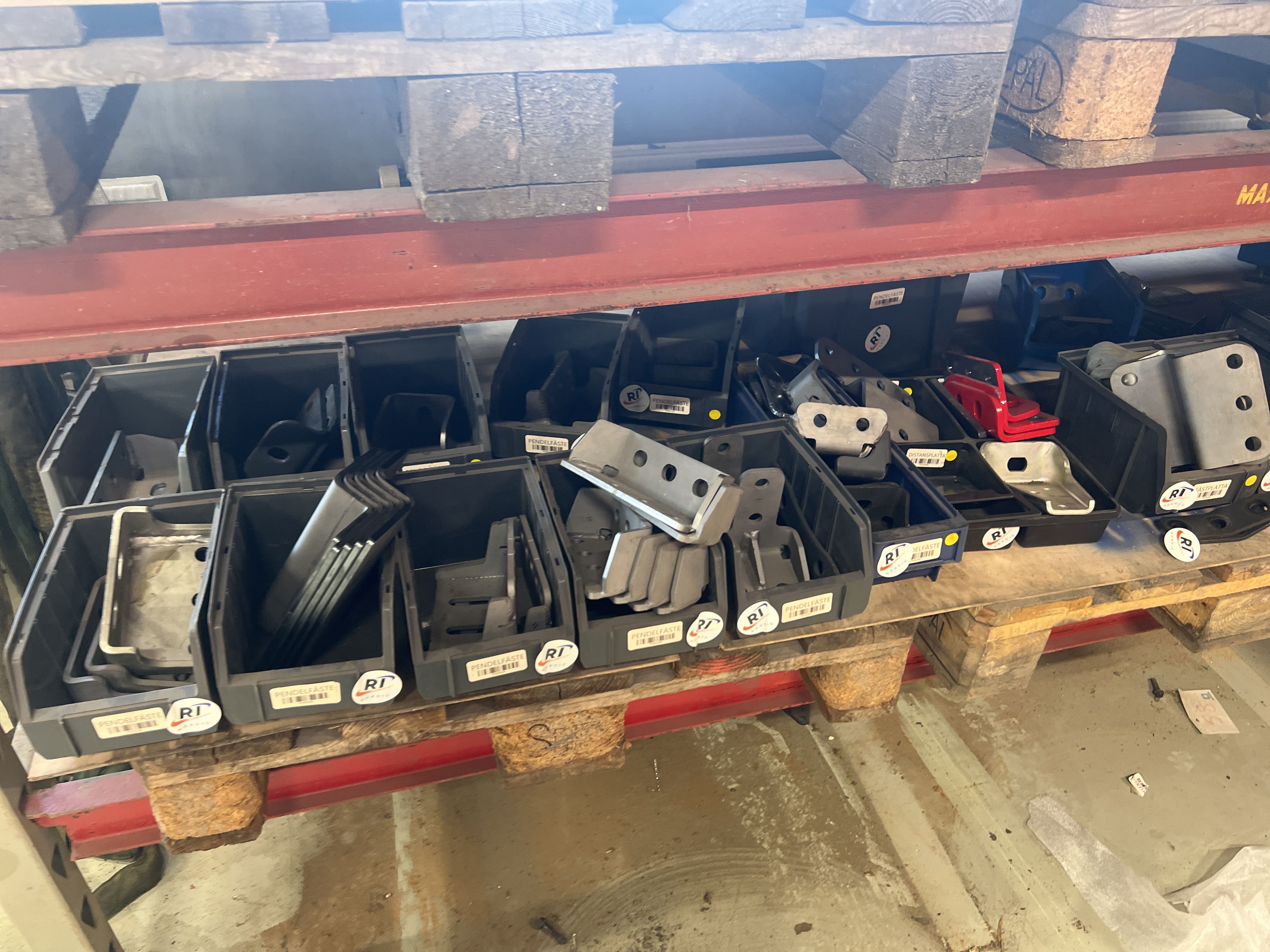 Stort lager till bilverkstad - Auktioner online - Nätauktioner & Konkursauktioner | PS Auction