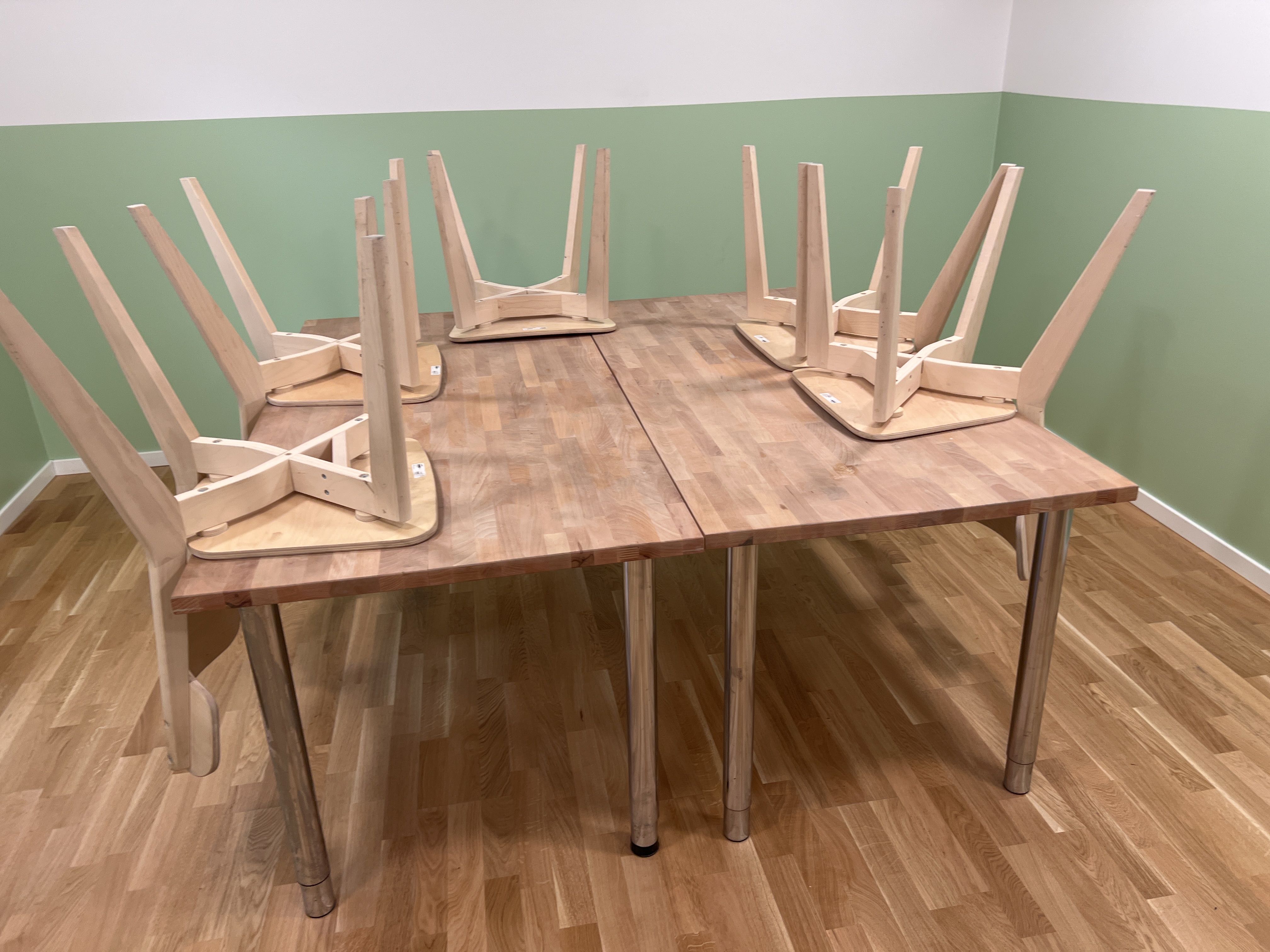 Dining room furniture 9 tables, 38 chairs - PS Auction - We value the ...