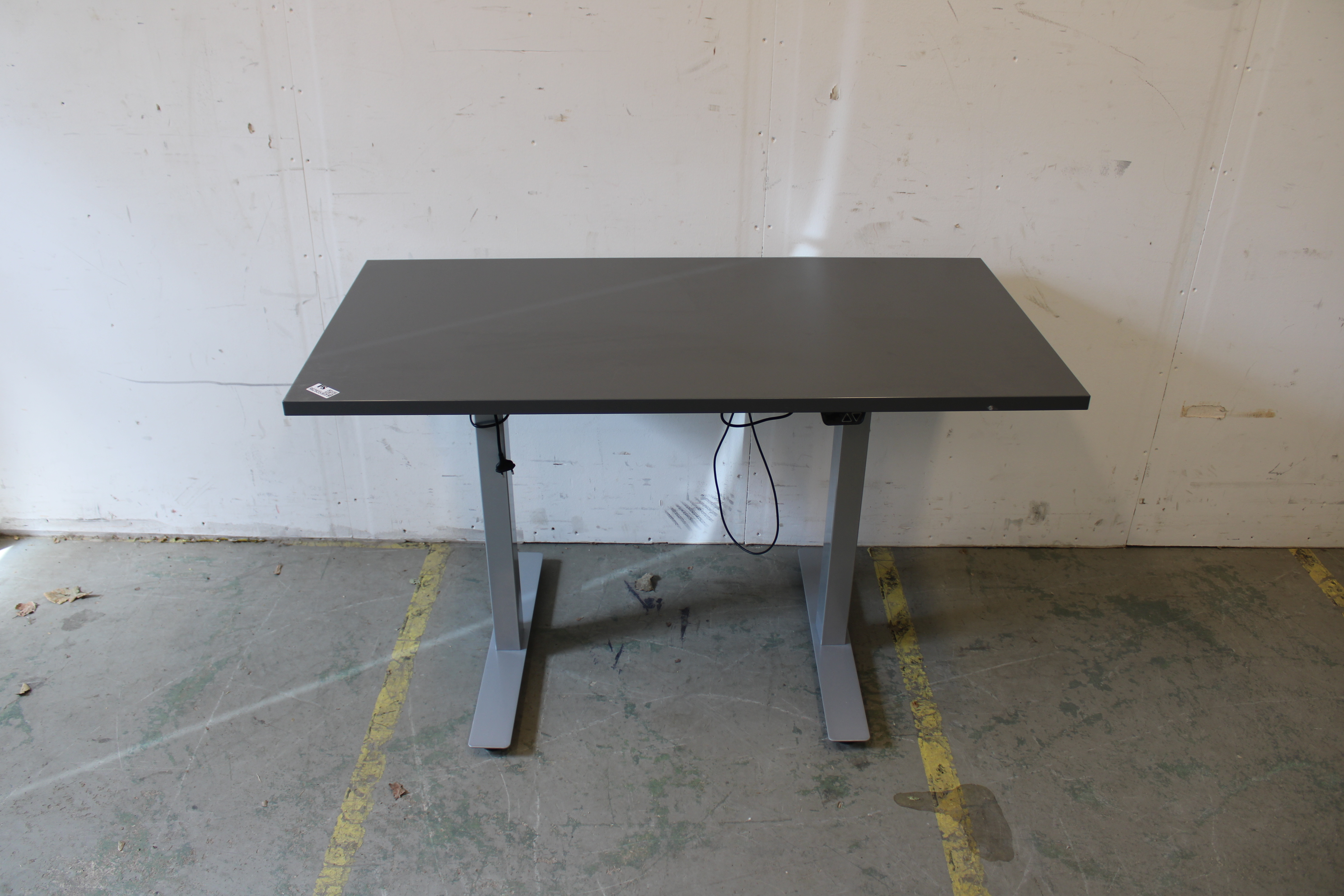 Raised and lowerable desk Electric table - PS Auction - We value the ...