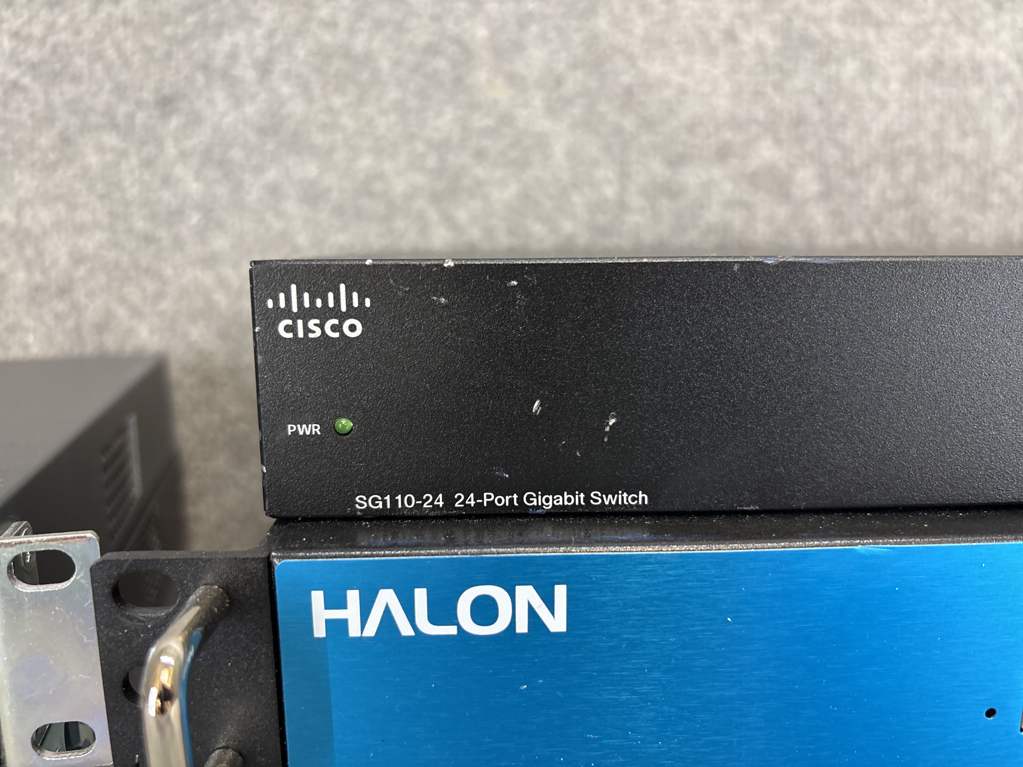 Serverutrustning - Cisco, HP, TP-Link & Halon - Auktioner online ...