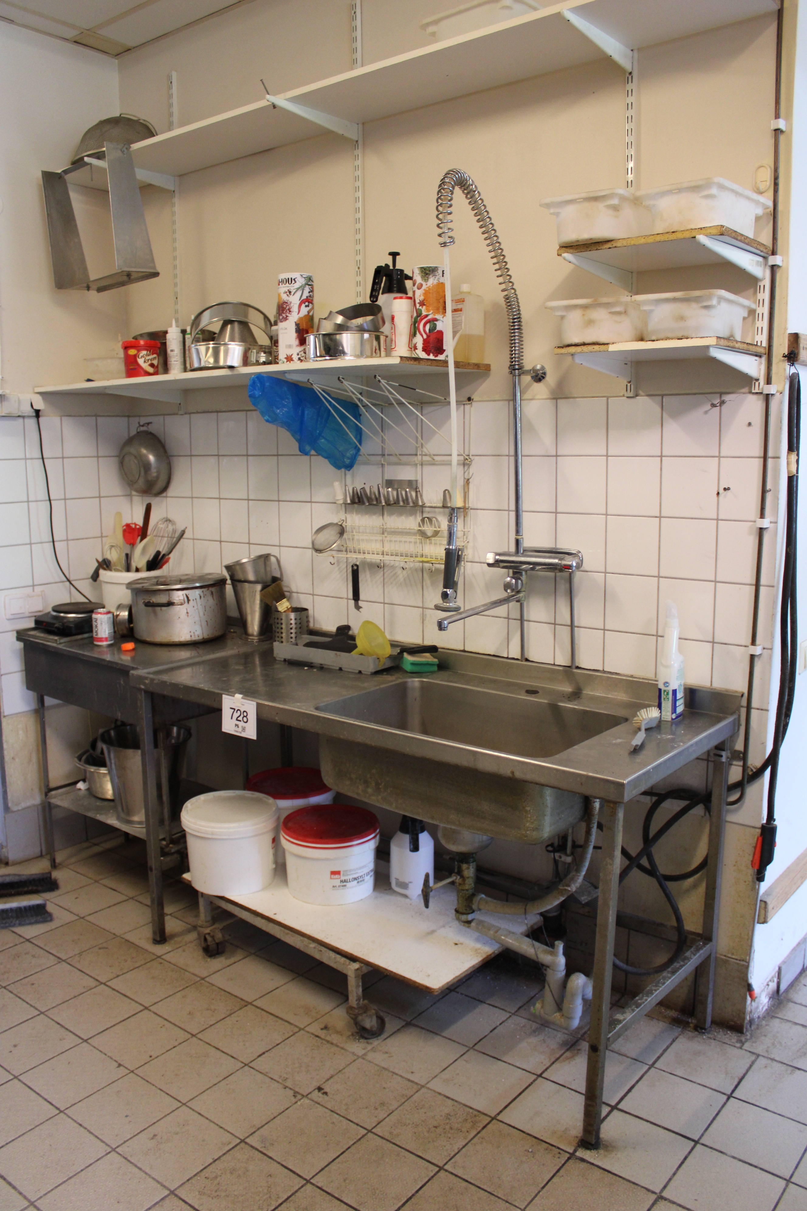 Rostfri diskbänk med vask och blandare, rostfri bänk - Auktioner online ...