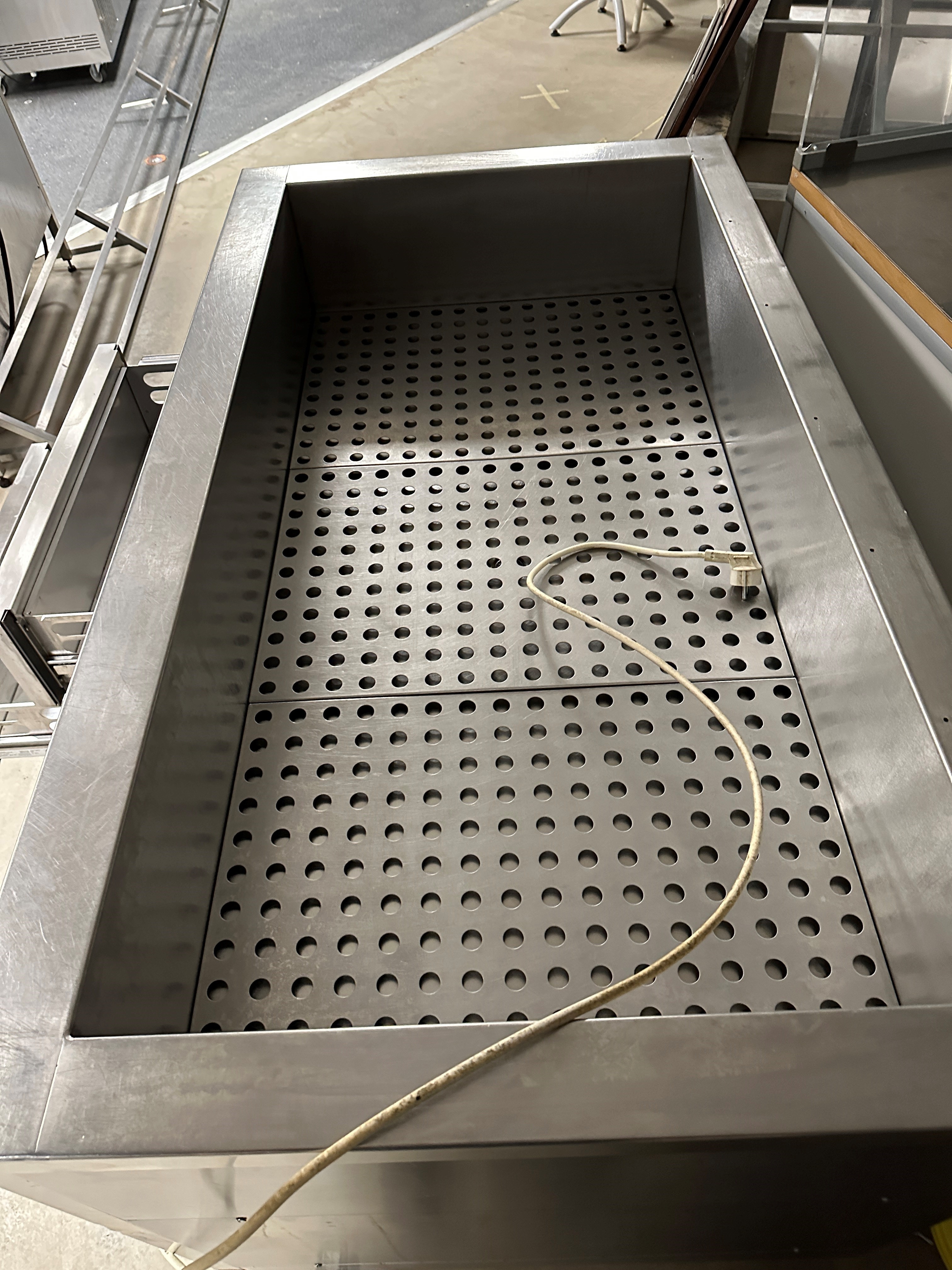 Cooling bench Haglund - PS Auction - We value the future - Largest in ...