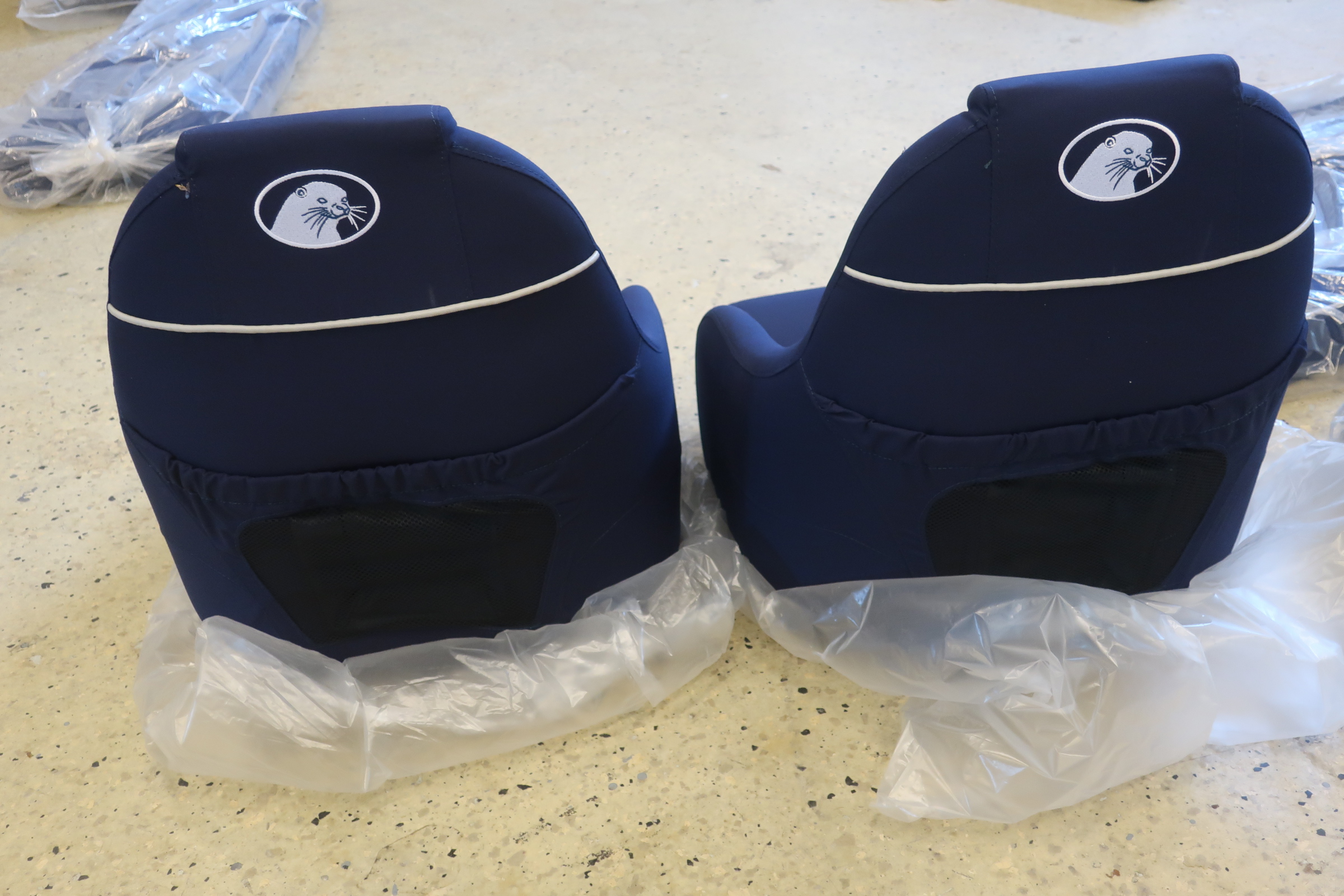 Komplett sats till Uttern T55/D55 - 2 stolar och dynsats - Auktioner ...