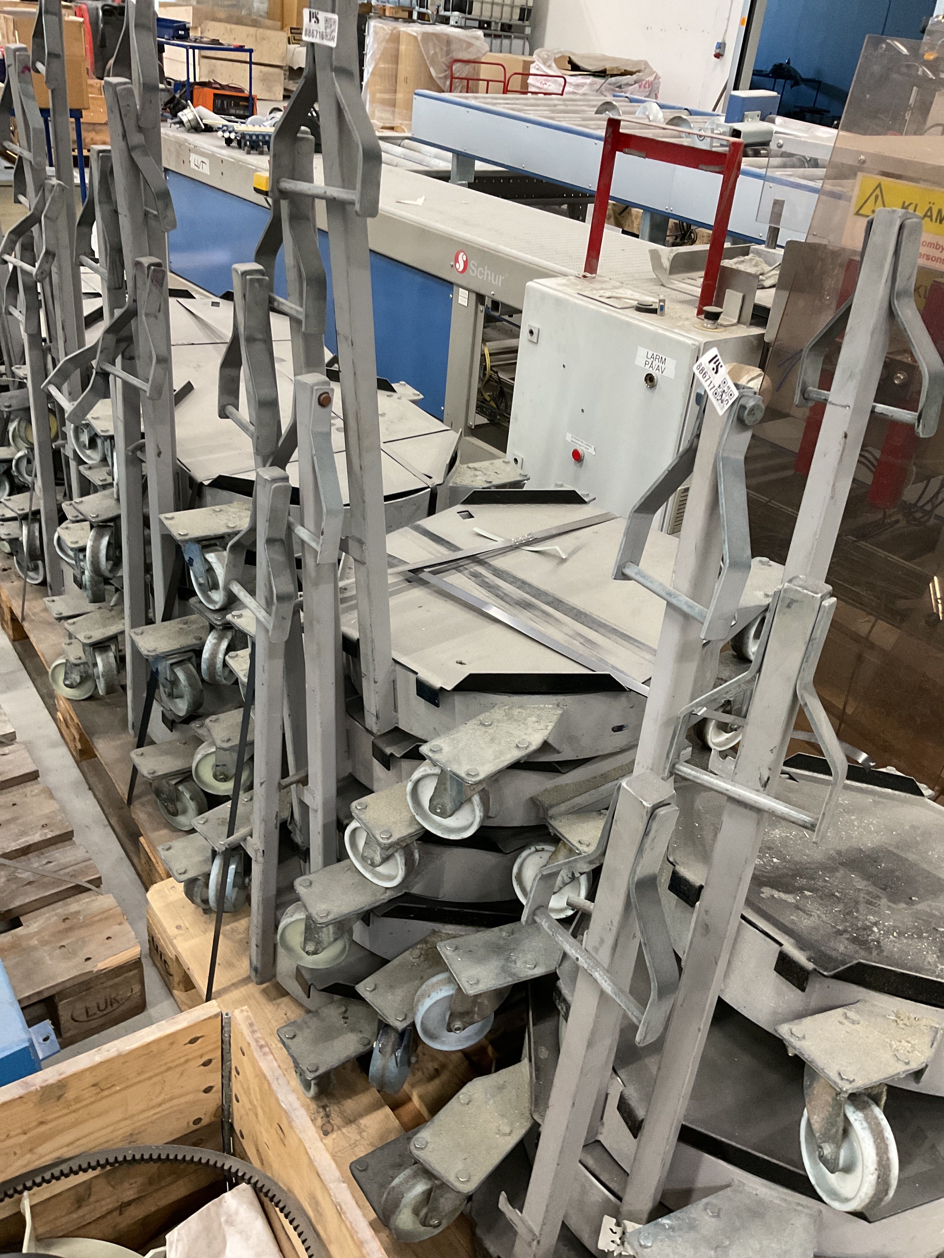 4 st Vagnar för tunnor eller liknande - Auktioner online - Nätauktioner ...