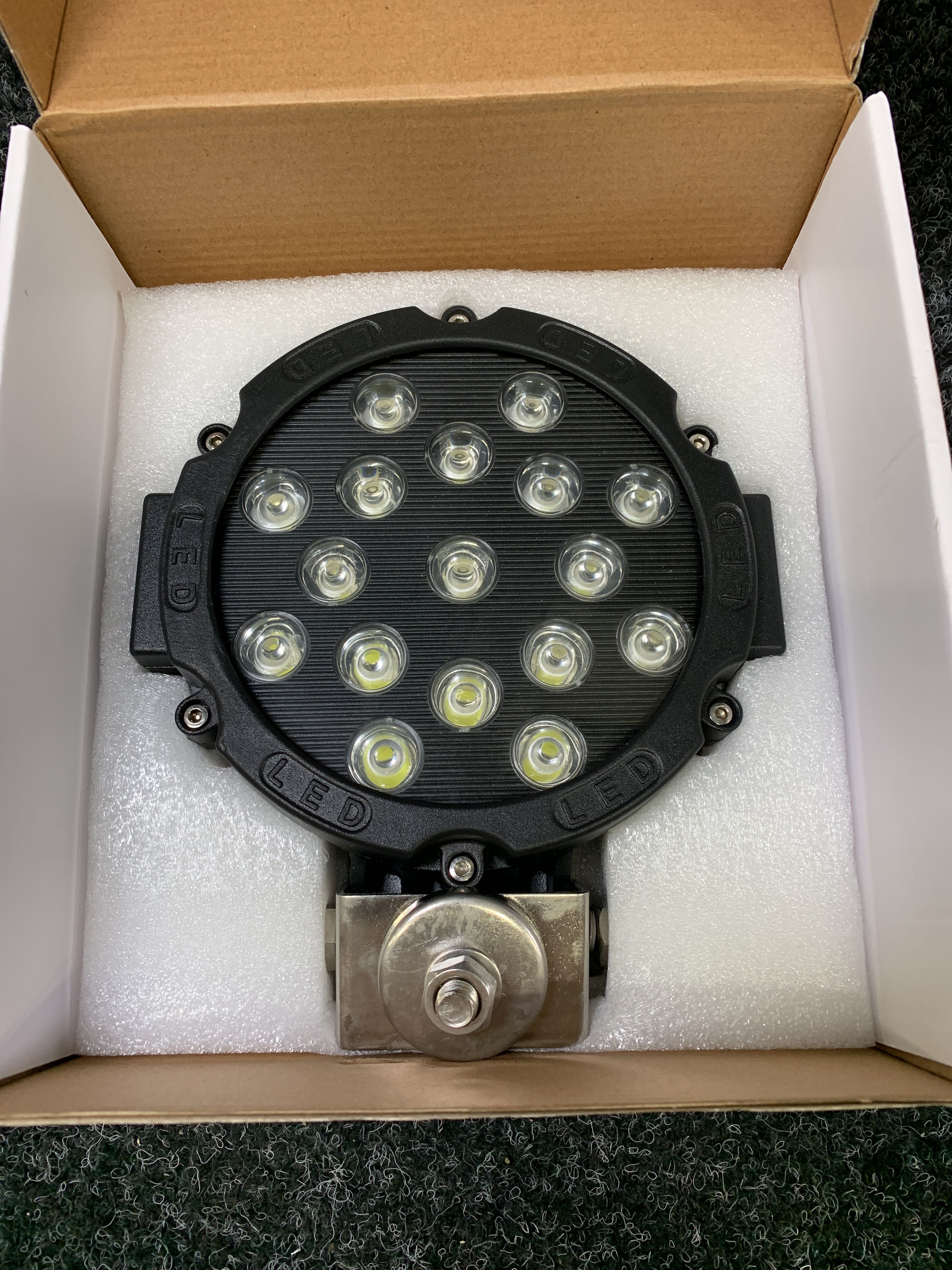 2 st Extraljus LED Epistar 51W 3825 Lumen, svart - Auktioner online ...