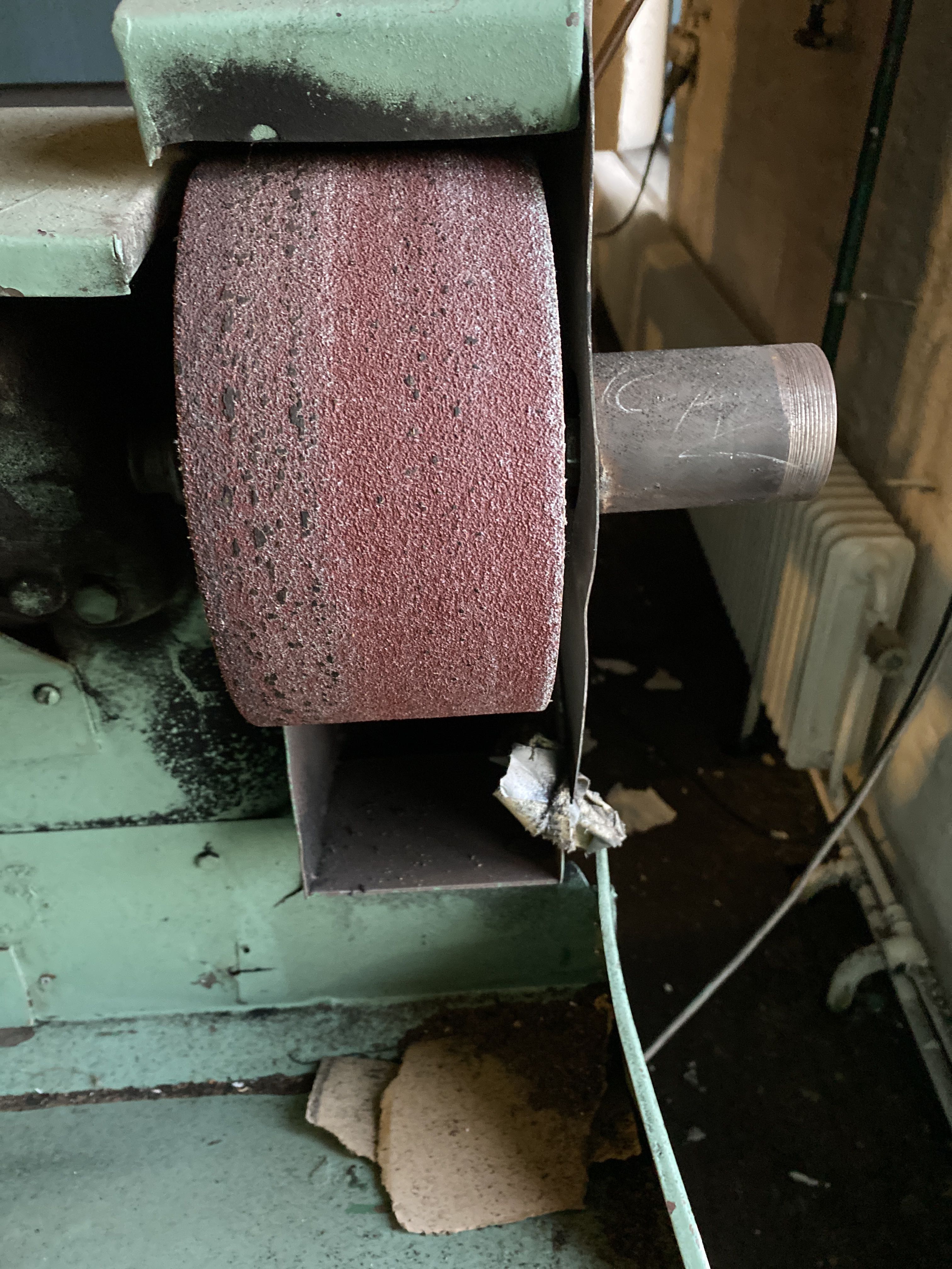 Grinding machine with grindstone - PS Auction - We value the future ...